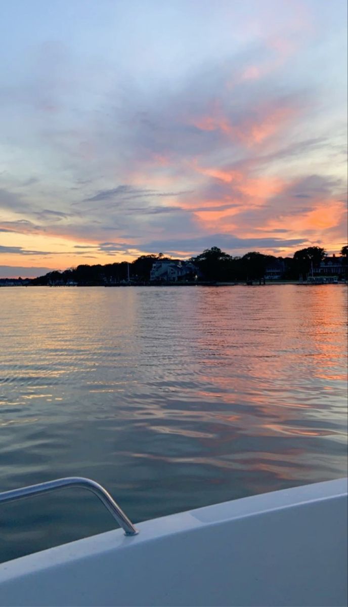 Aesthetic Boat Summer Wallpapers - Wallpaper Cave