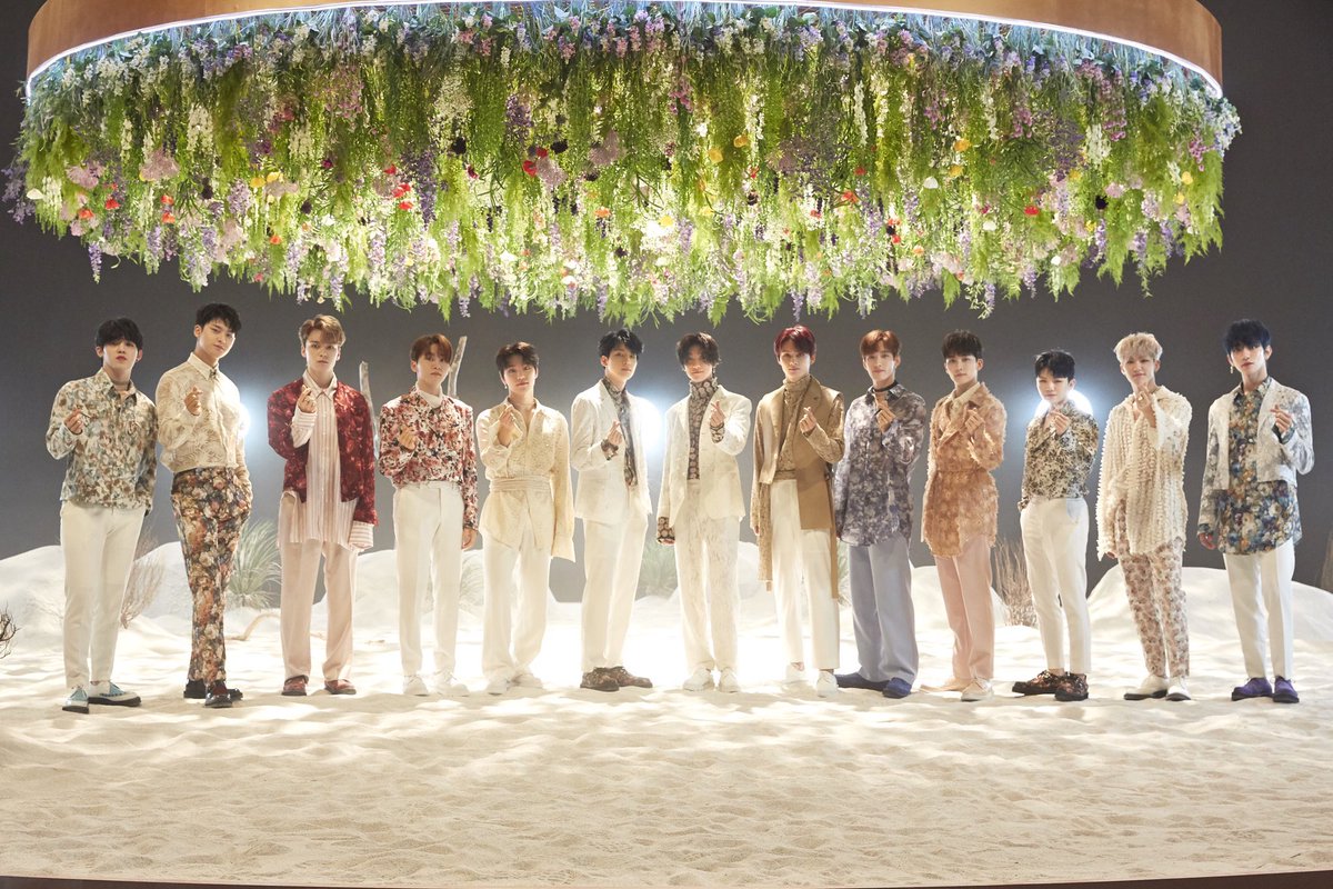 Seventeen Fallin Flower Wallpapers - Wallpaper Cave