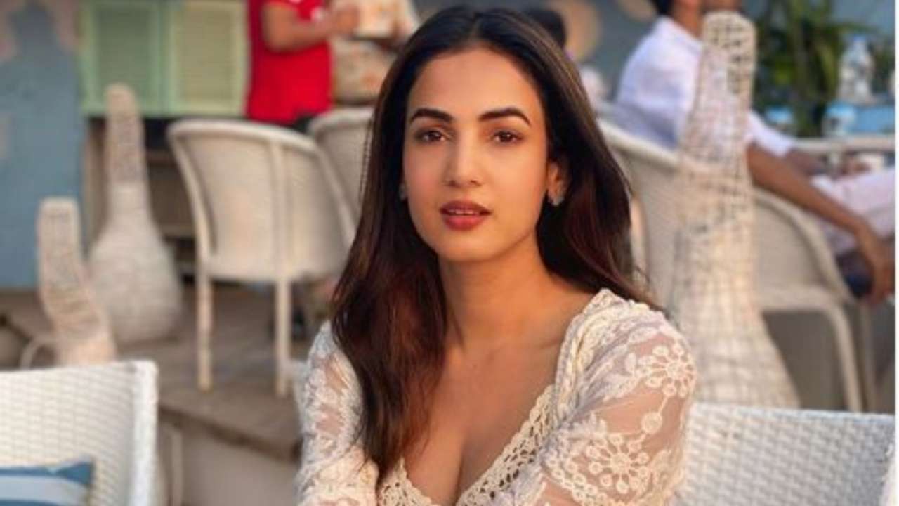 Saloni Chauhan Wallpapers - Wallpaper Cave