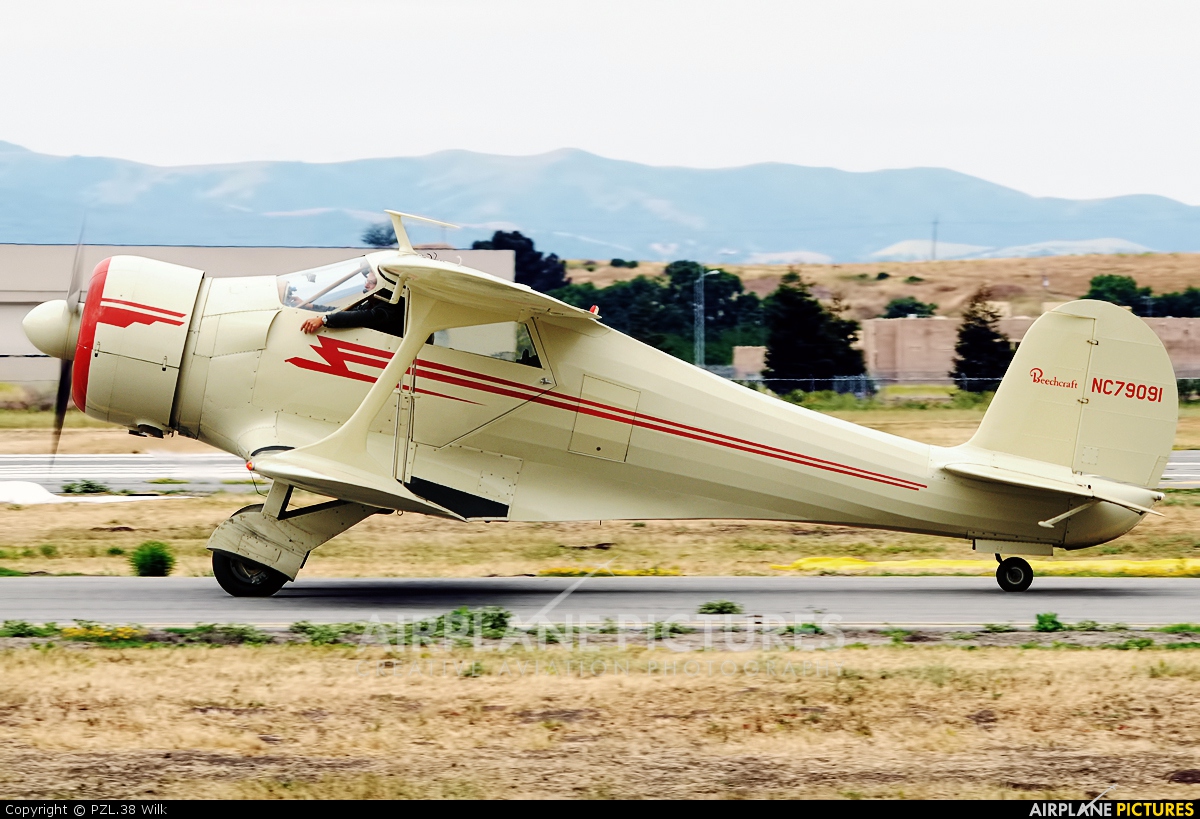 Beechcraft Staggerwing Wallpapers - Wallpaper Cave