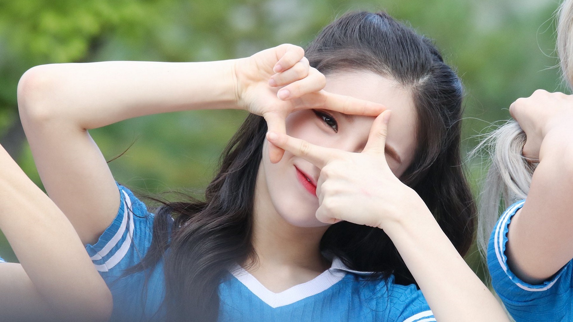 Heejin Desktop Wallpapers - Wallpaper Cave