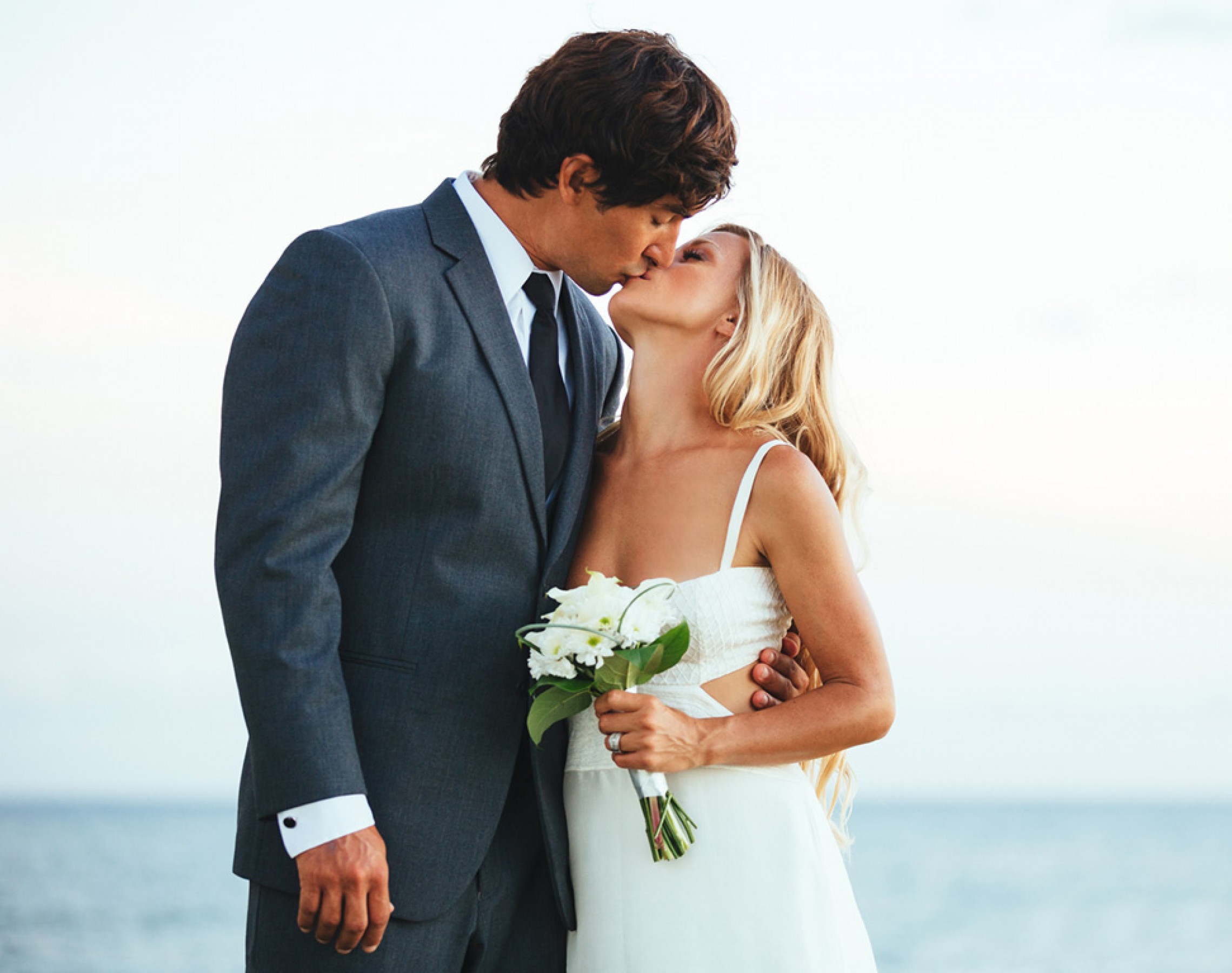 Kiss Couple Desktop Wallpapers - Wallpaper Cave