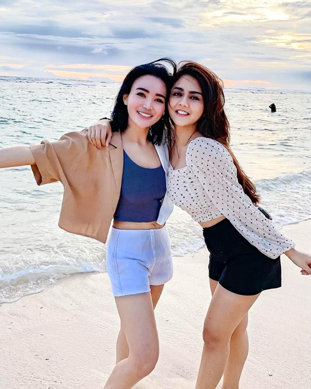 Wika Salim Wallpapers - Wallpaper Cave