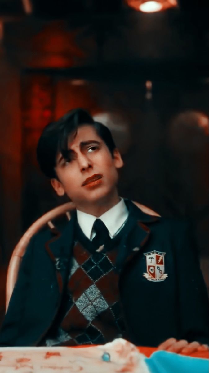 Number 5 Umbrella Academy Wallpapers - Wallpaper Cave