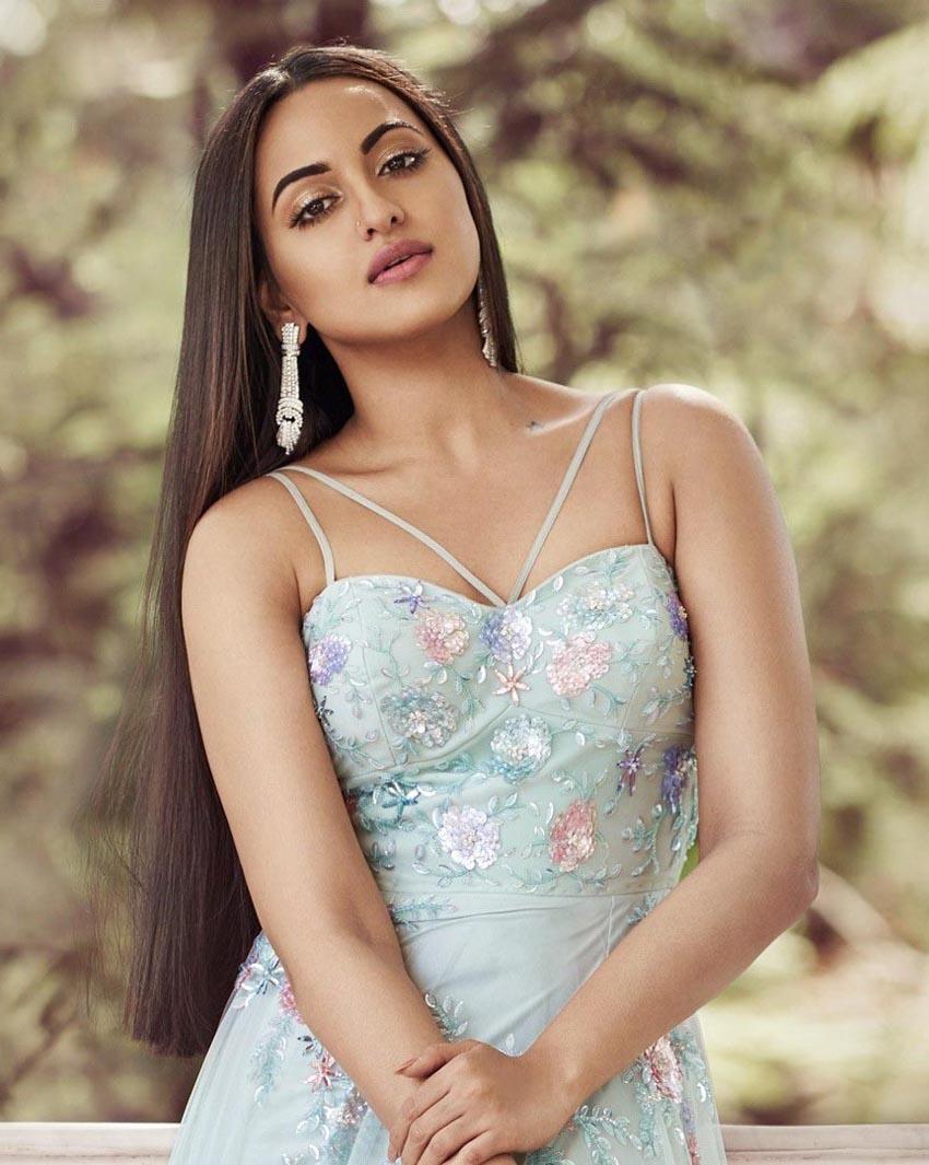 Sonakshi Sinha Mobile Wallpapers - Wallpaper Cave