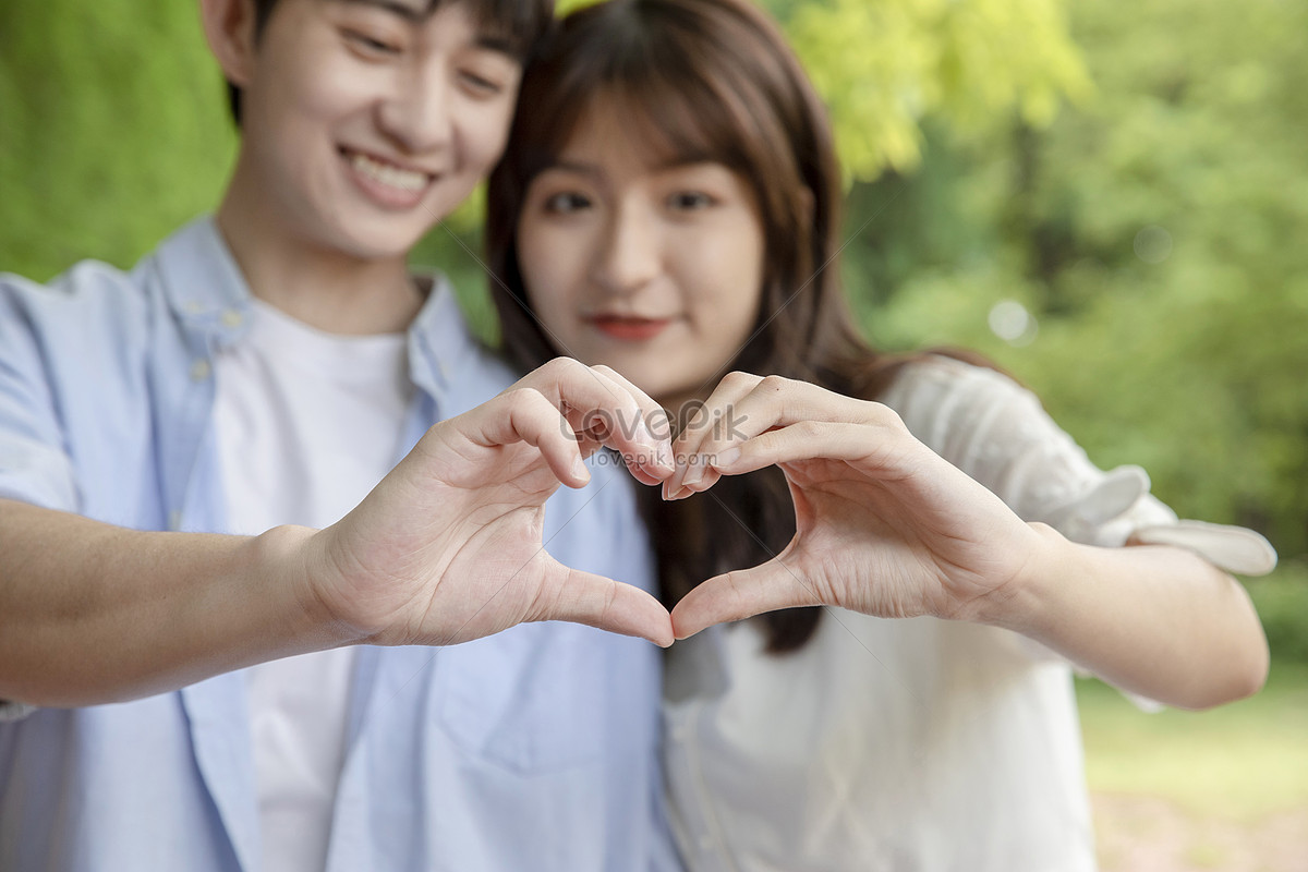 Small Couple Wallpapers - Wallpaper Cave