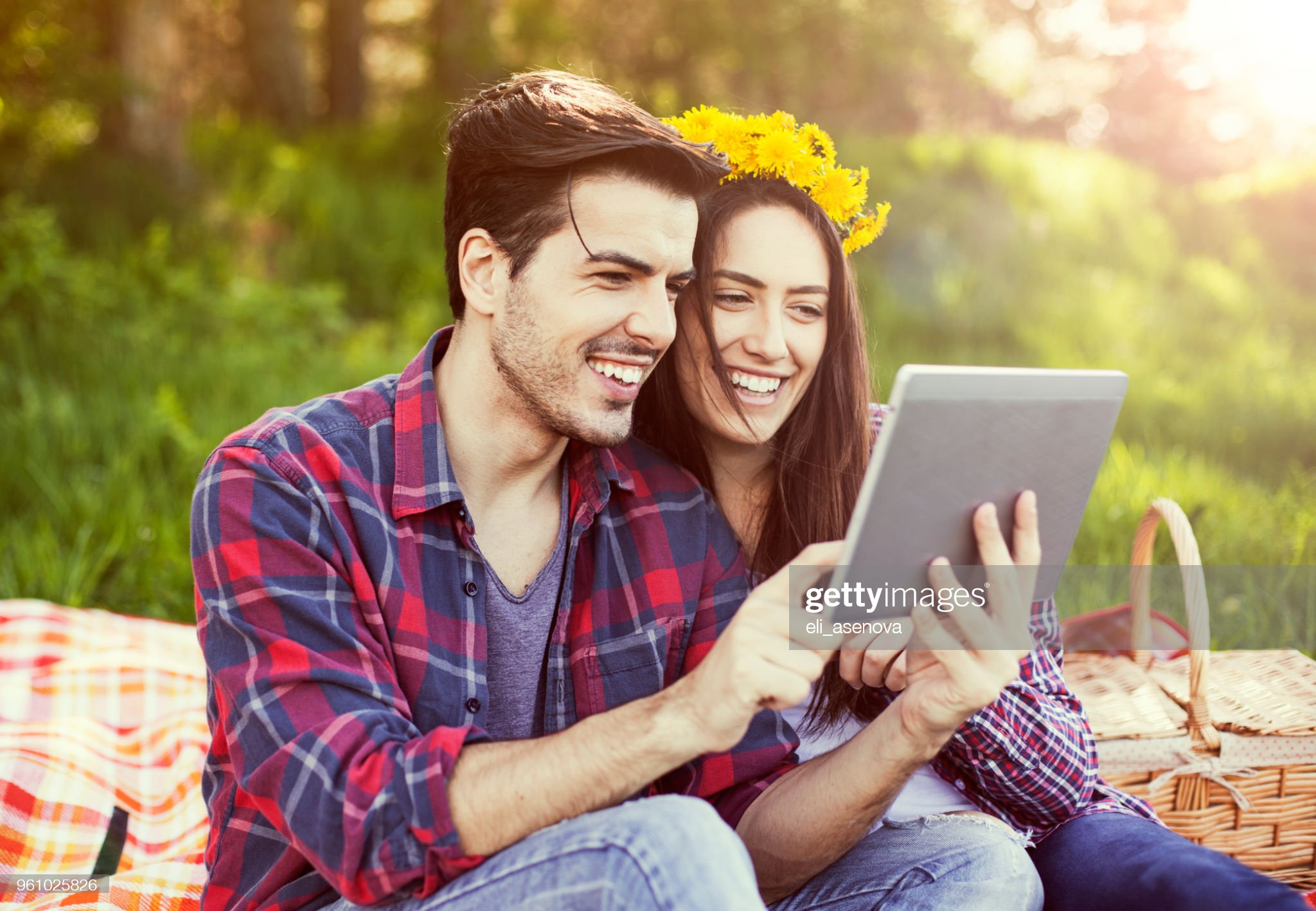 Small Couple Wallpapers - Wallpaper Cave