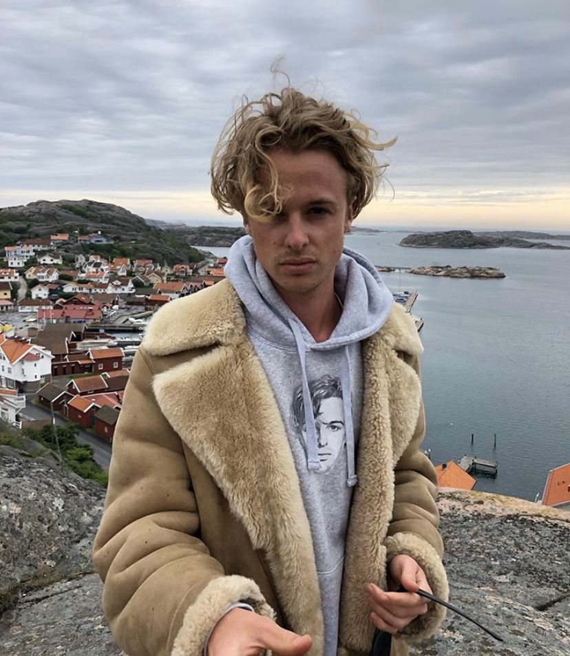 Isak Danielson Wallpapers - Wallpaper Cave