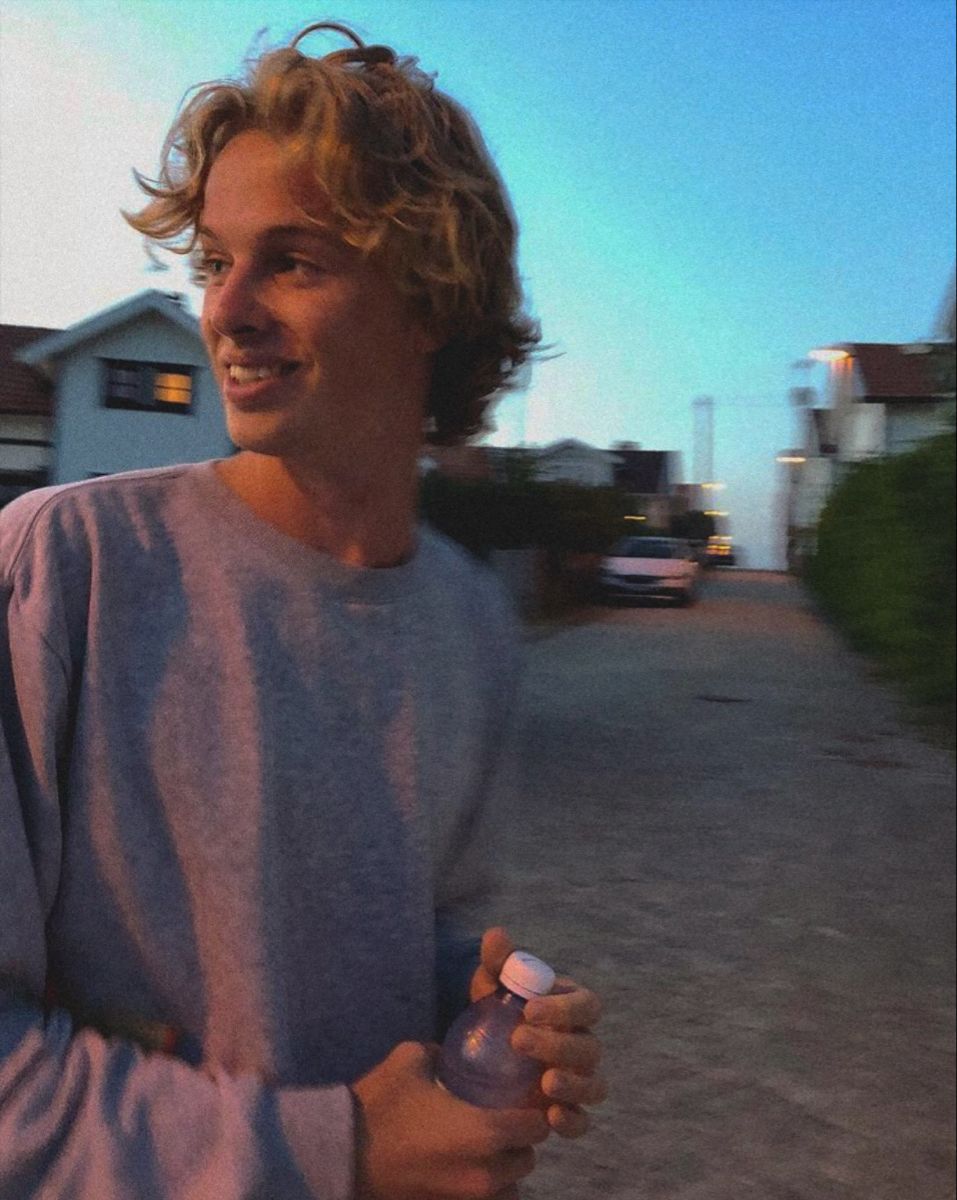 Isak Danielson Wallpapers - Wallpaper Cave