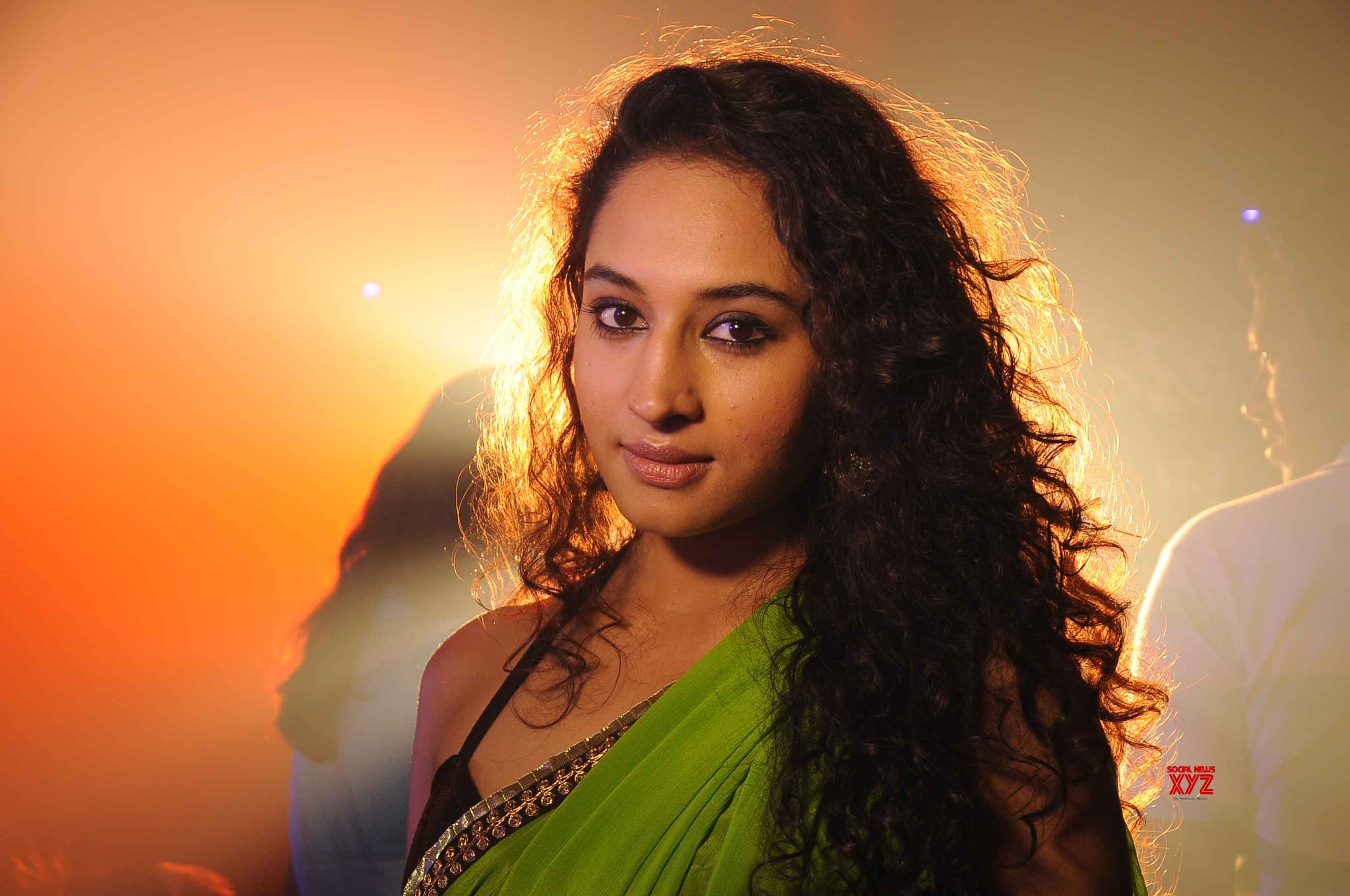 Pooja Ramachandran Wallpapers - Wallpaper Cave