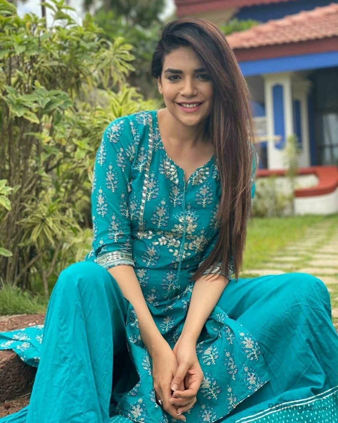 Anjum Fakih Wallpapers - Wallpaper Cave