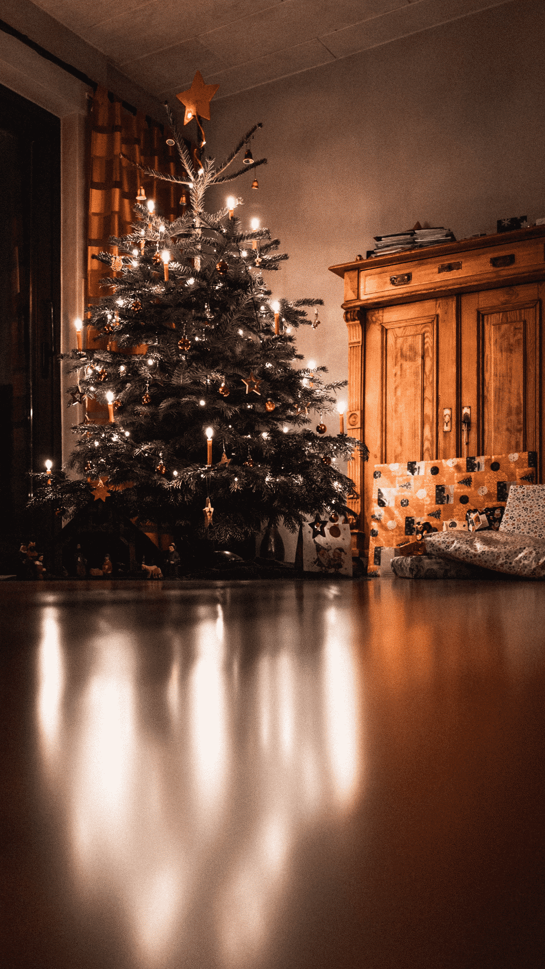 Aesthetic Christmas Tree Landscape Wallpapers - Wallpaper Cave