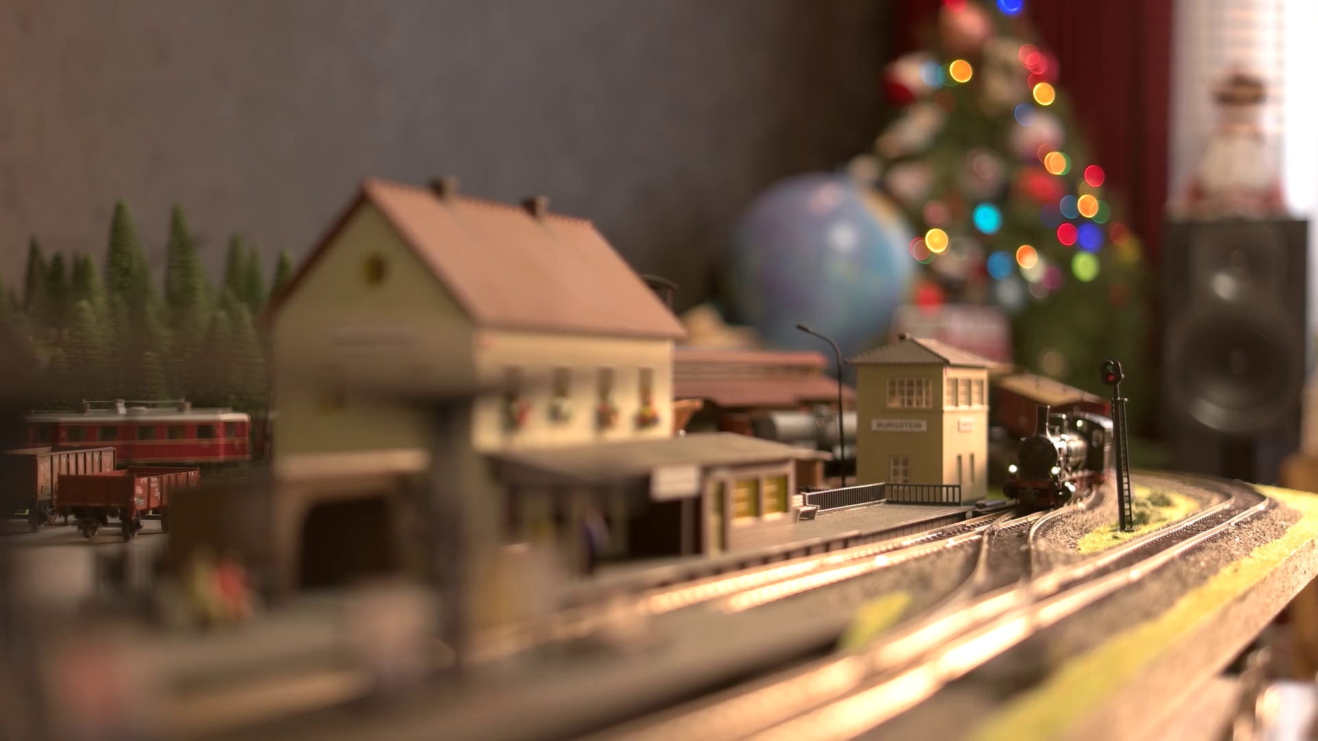 Train Station Christmas Wallpapers - Wallpaper Cave