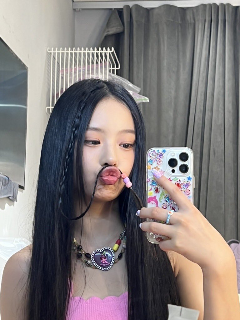 Hanni Wallpapers - Wallpaper Cave