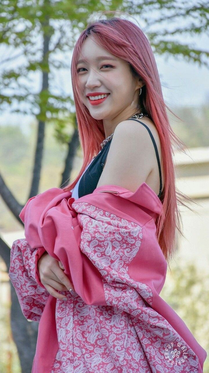 Hanni Wallpapers - Wallpaper Cave