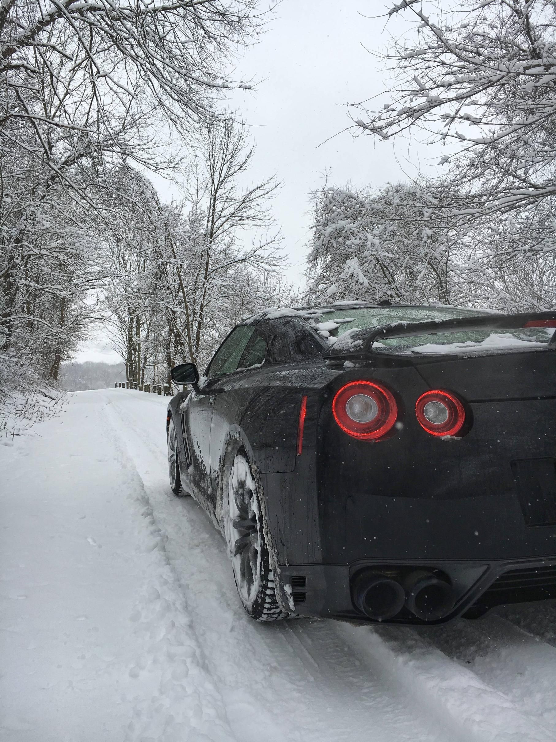 Nissan R35 In Snow Wallpaper NISSAN GTR VEHICLE GALLERY