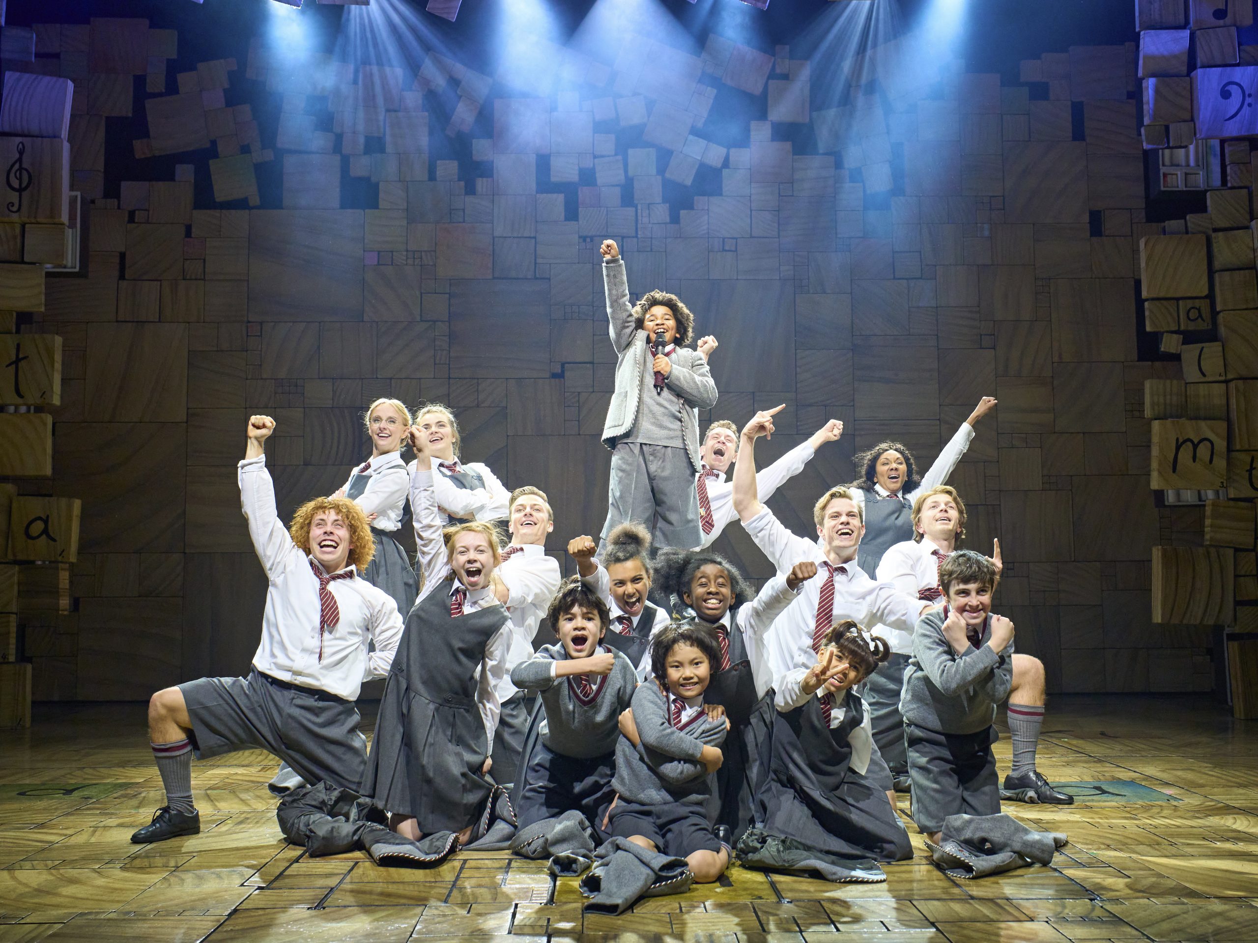 Matilda The Musical Wallpapers - Wallpaper Cave