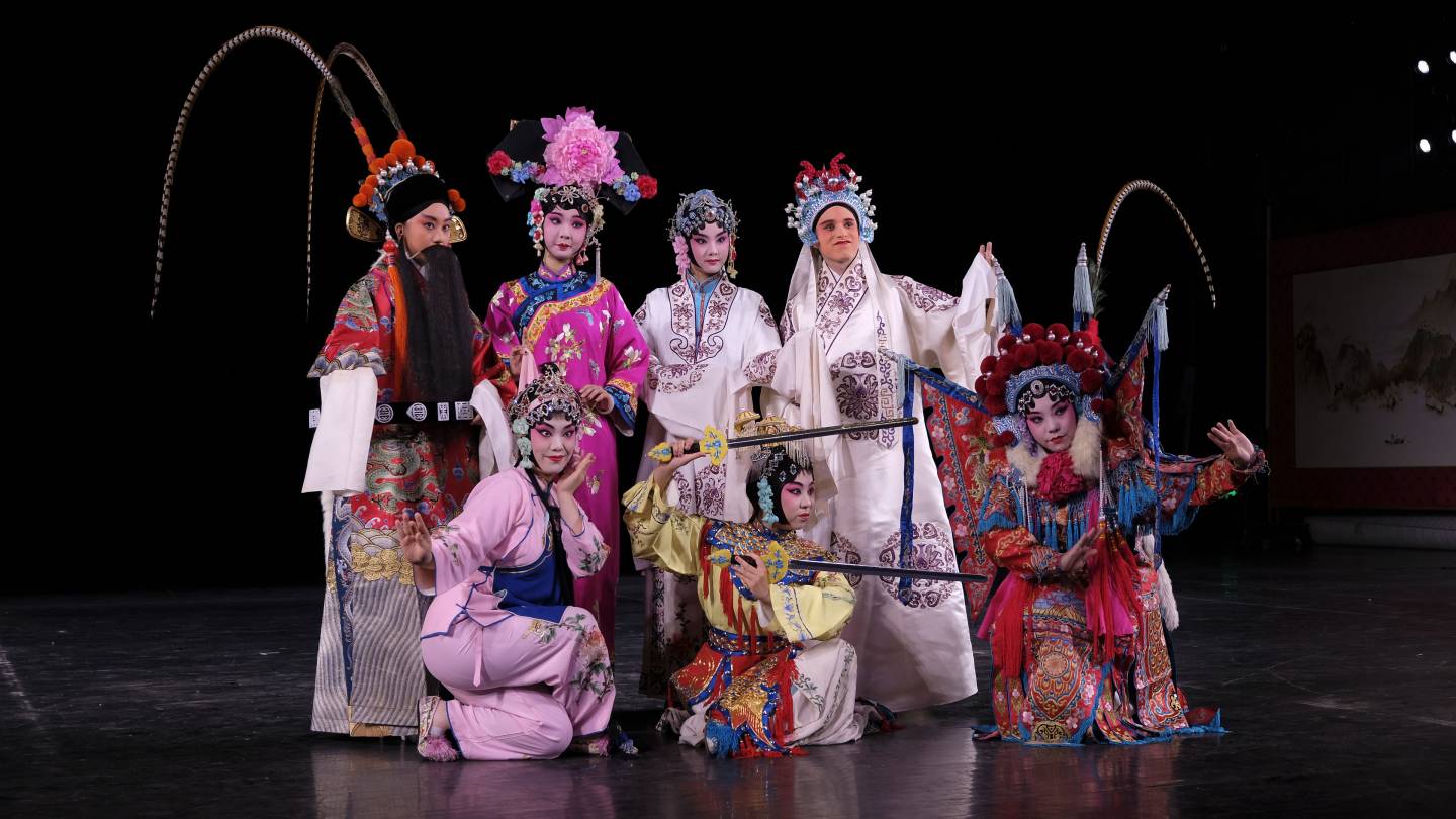 Peking Opera Wallpapers - Wallpaper Cave