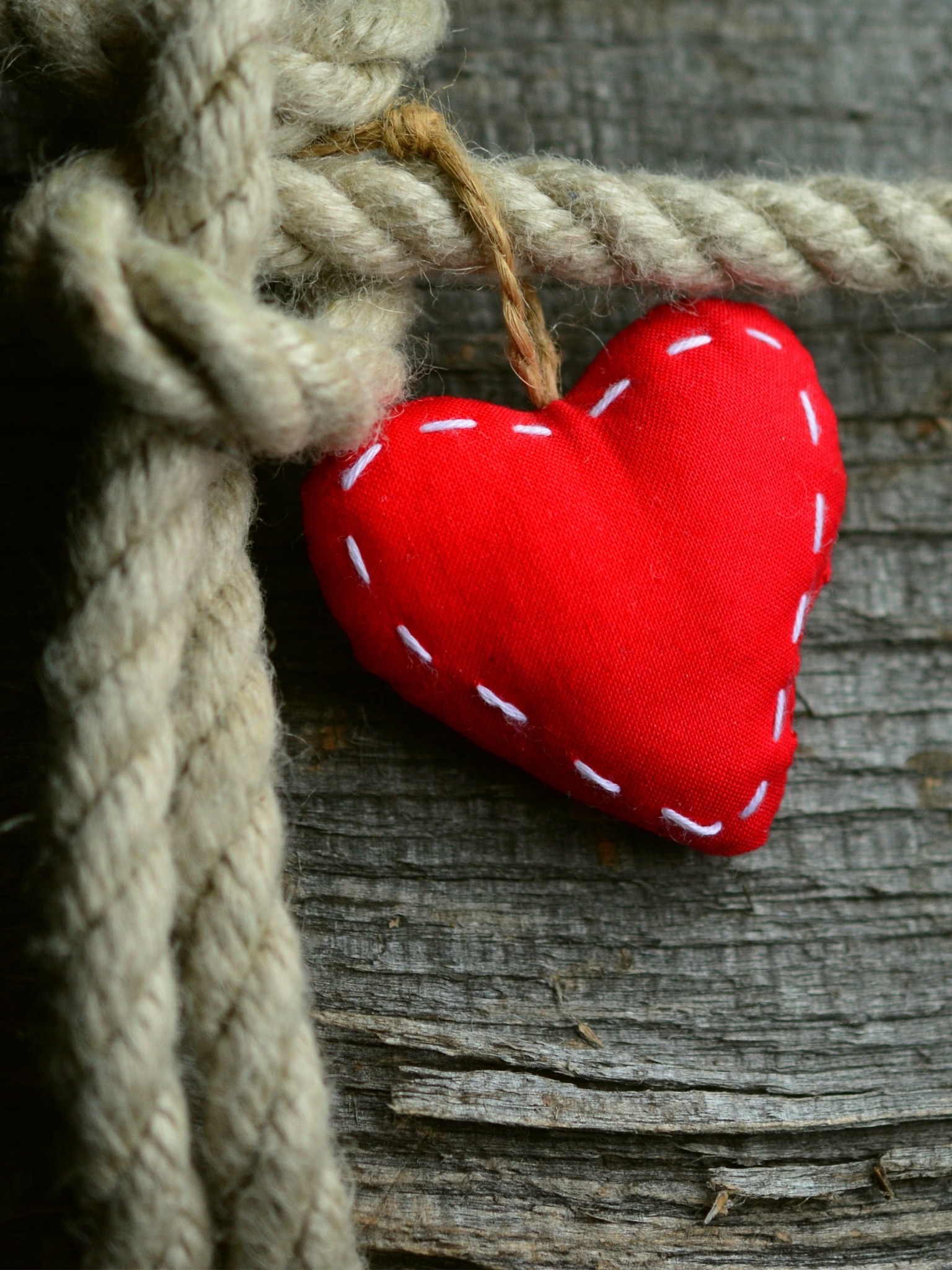 Heart Thread Wallpapers - Wallpaper Cave