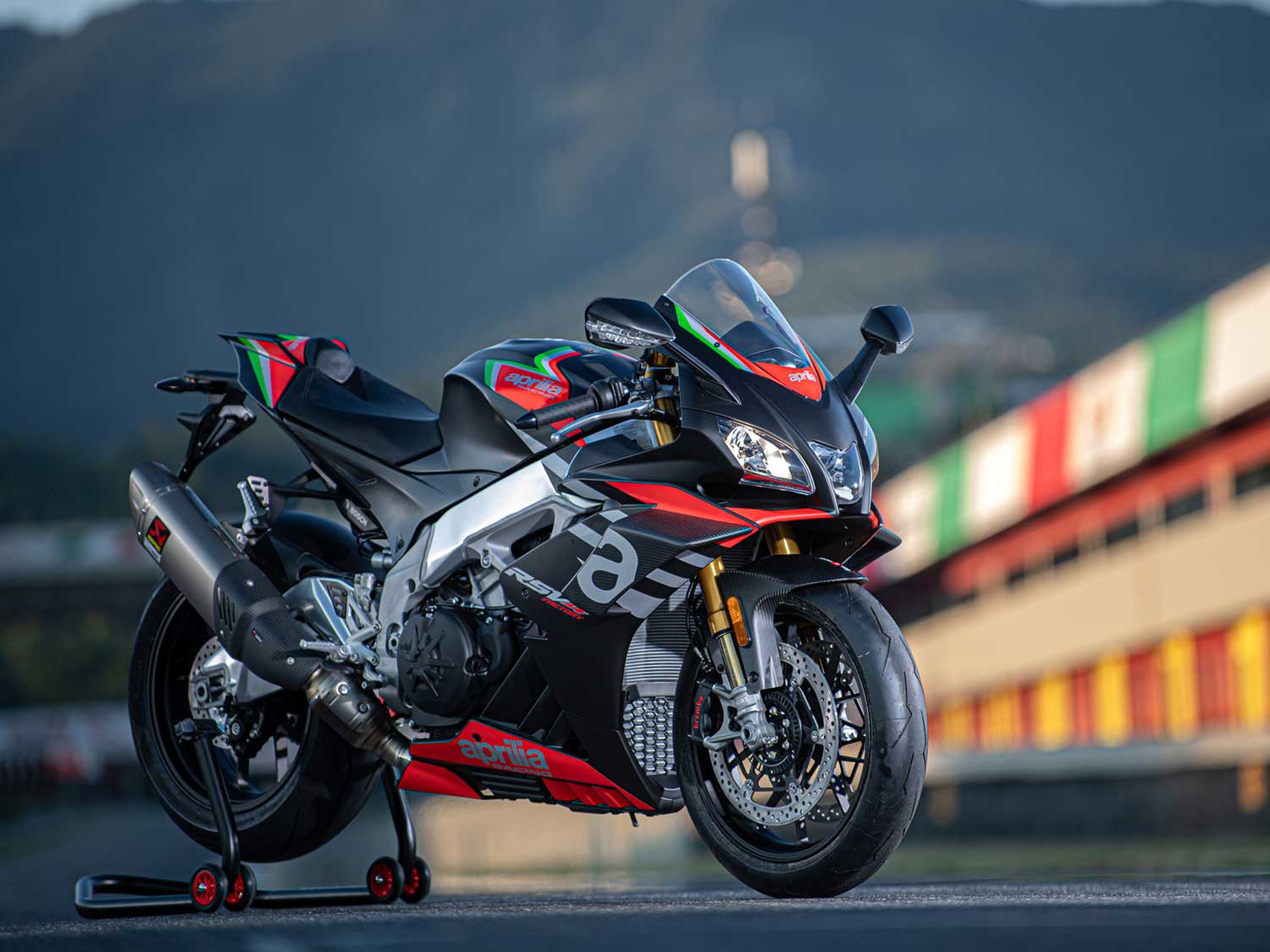 Aprilia RSV4 RF Wallpapers - Wallpaper Cave