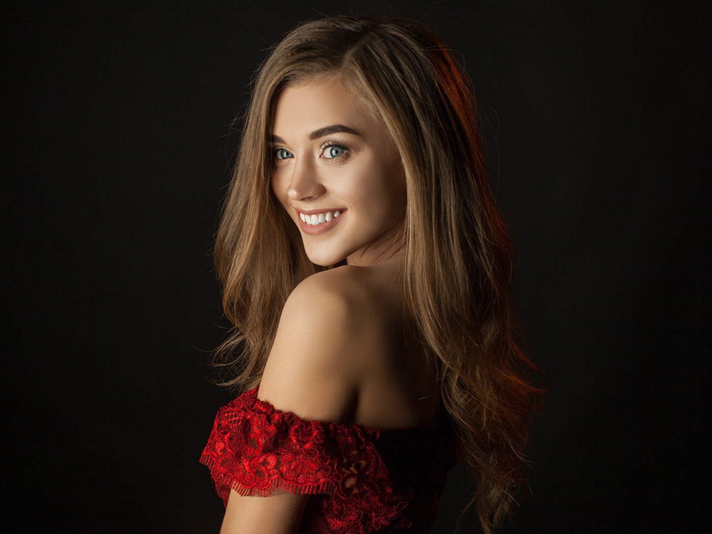 Smiling Girl Wallpapers - Wallpaper Cave