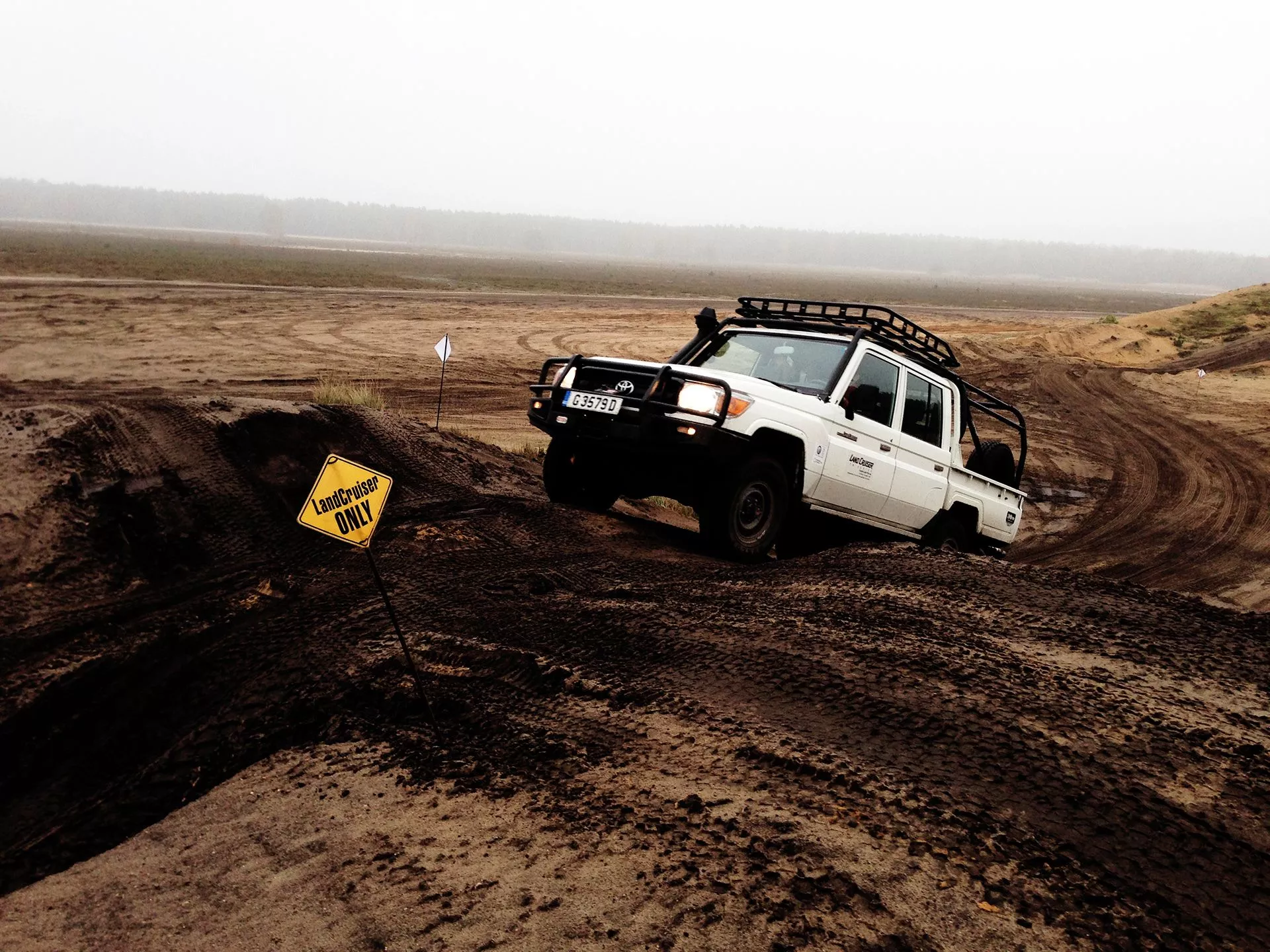 79 Series Landcruiser Wallpapers - Wallpaper Cave