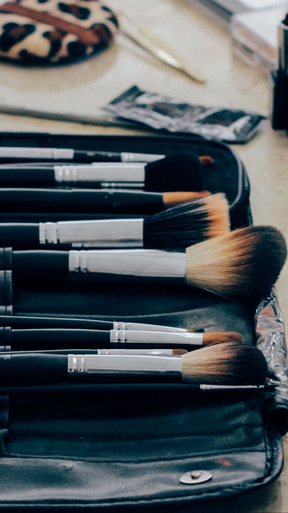 Makeup Brush Wallpapers - Wallpaper Cave