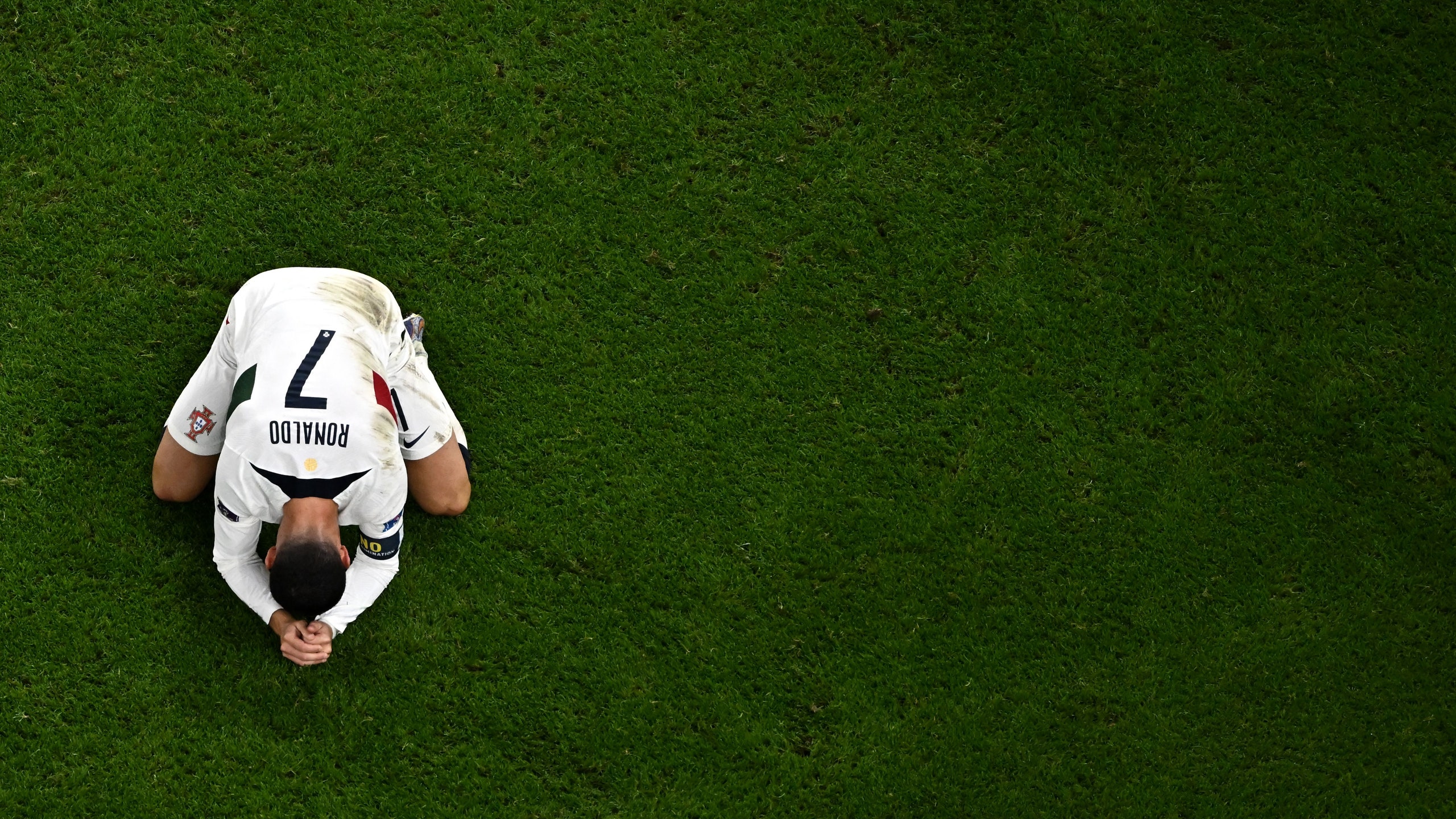 Cristiano Ronaldo Sad Wallpapers - Wallpaper Cave