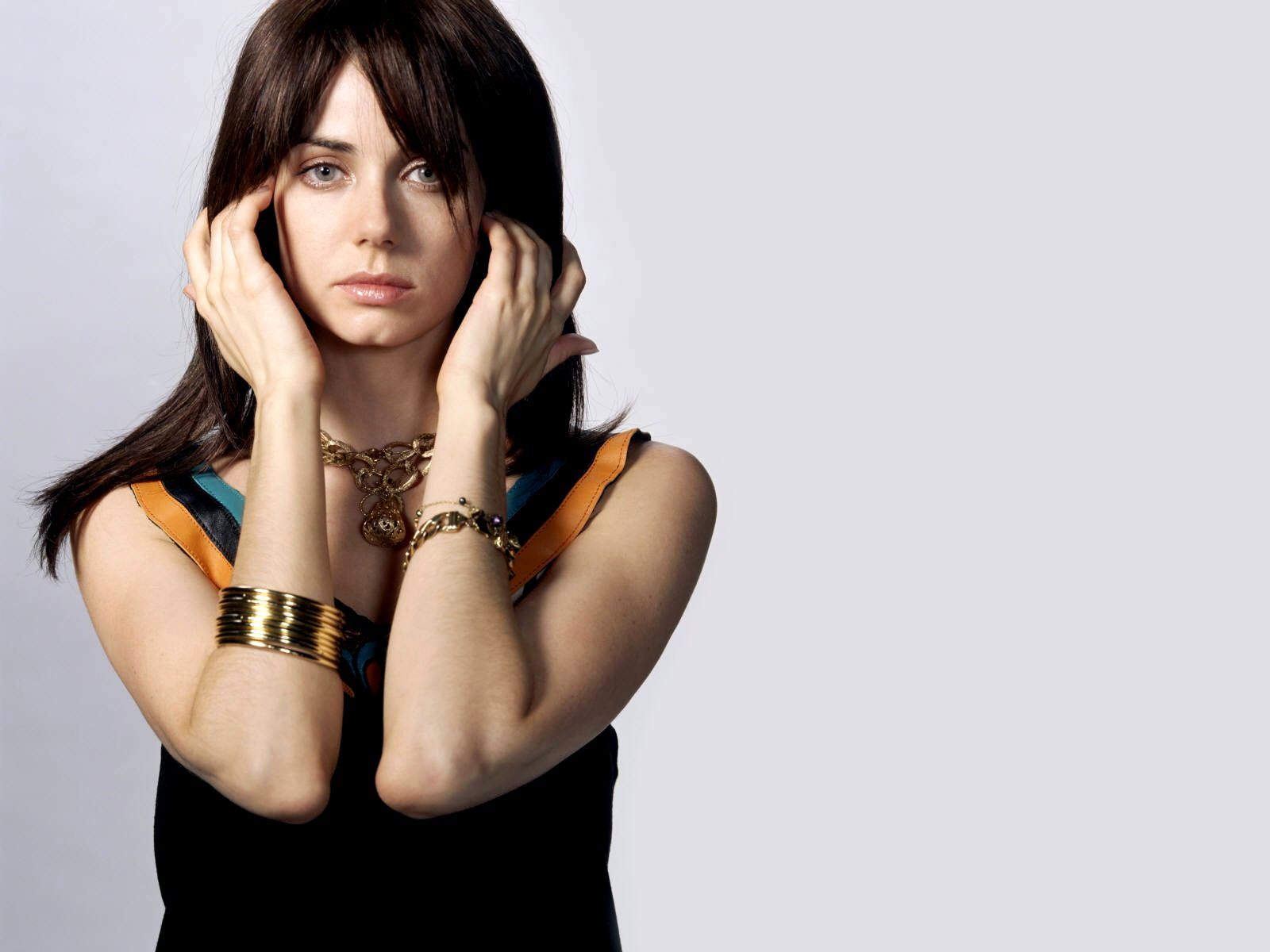 Mia Kirshner Wallpapers - Wallpaper Cave