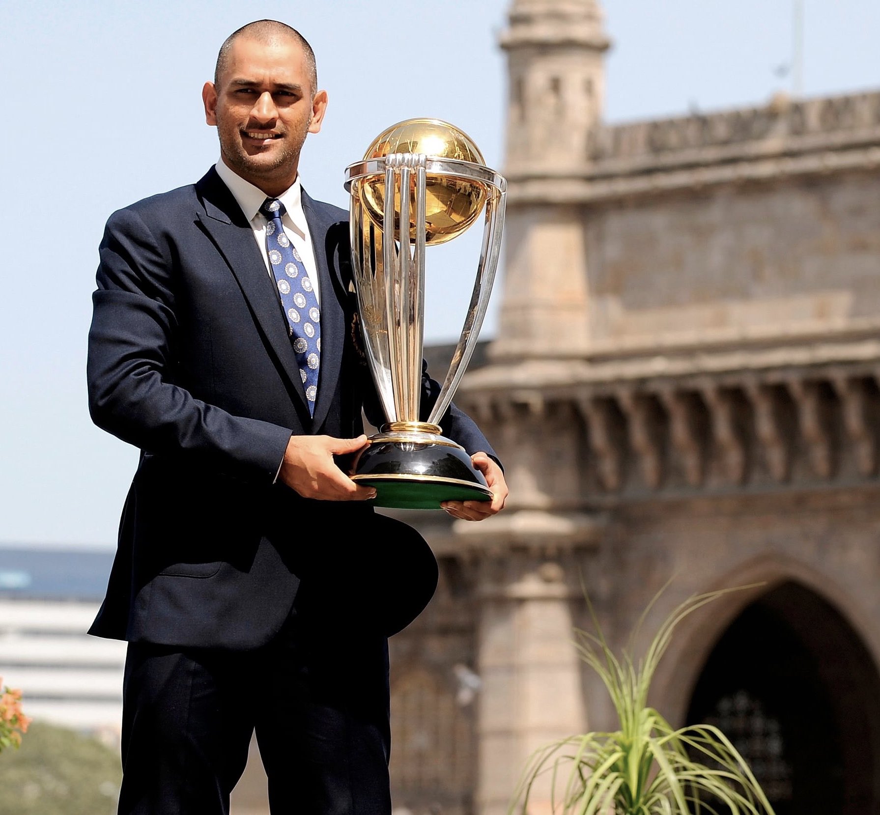 Ms Dhoni Trophy Wallpapers - Wallpaper Cave