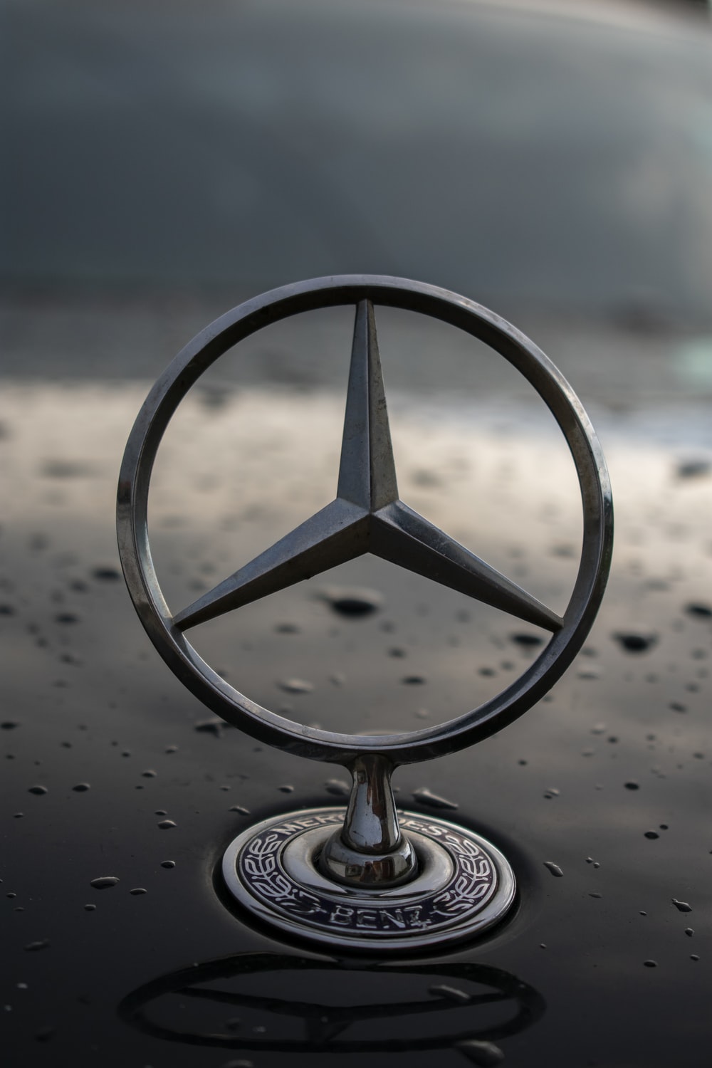Mercedes Symbol Wallpaper