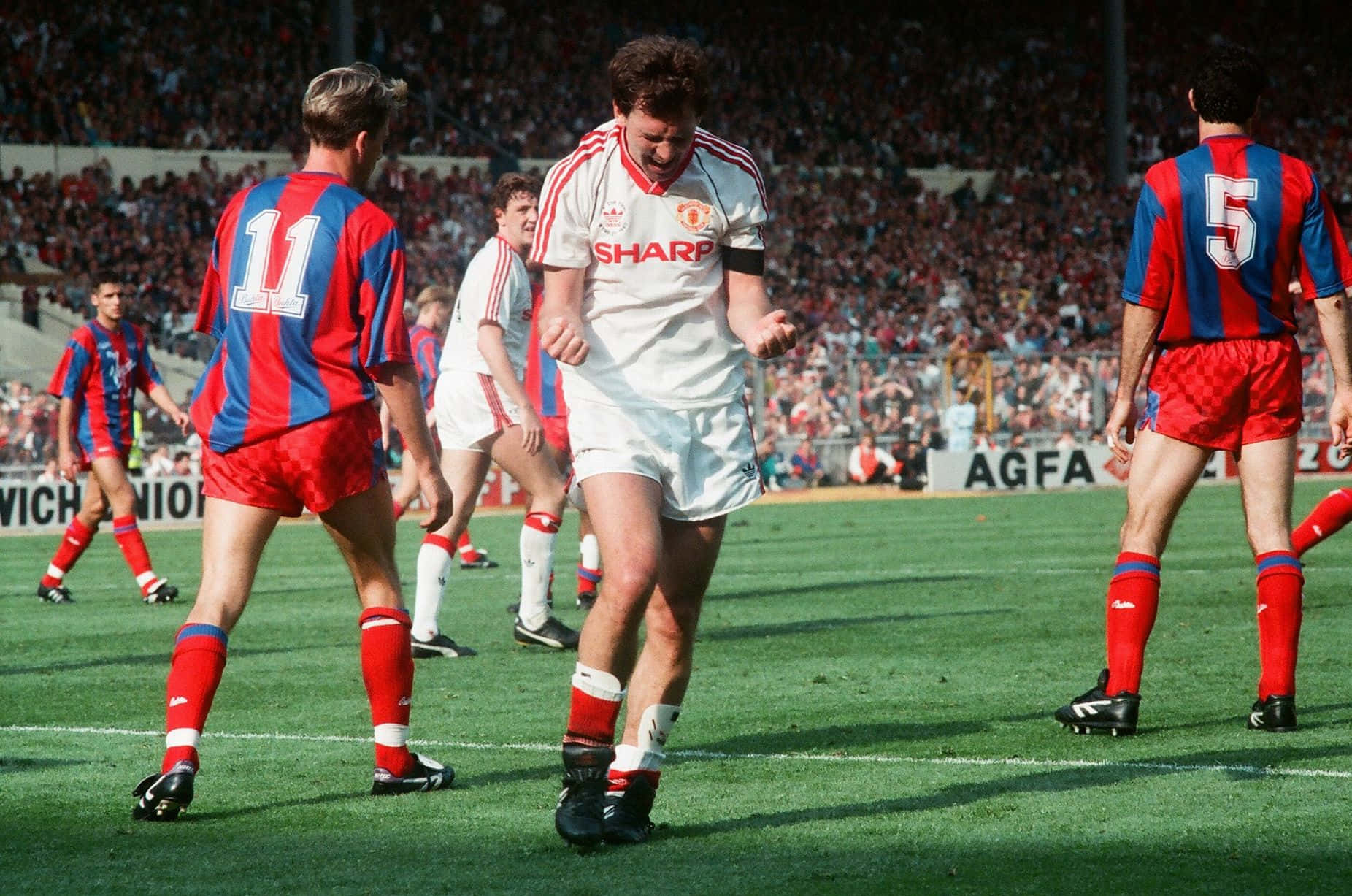 Bryan Robson Wallpapers - Wallpaper Cave