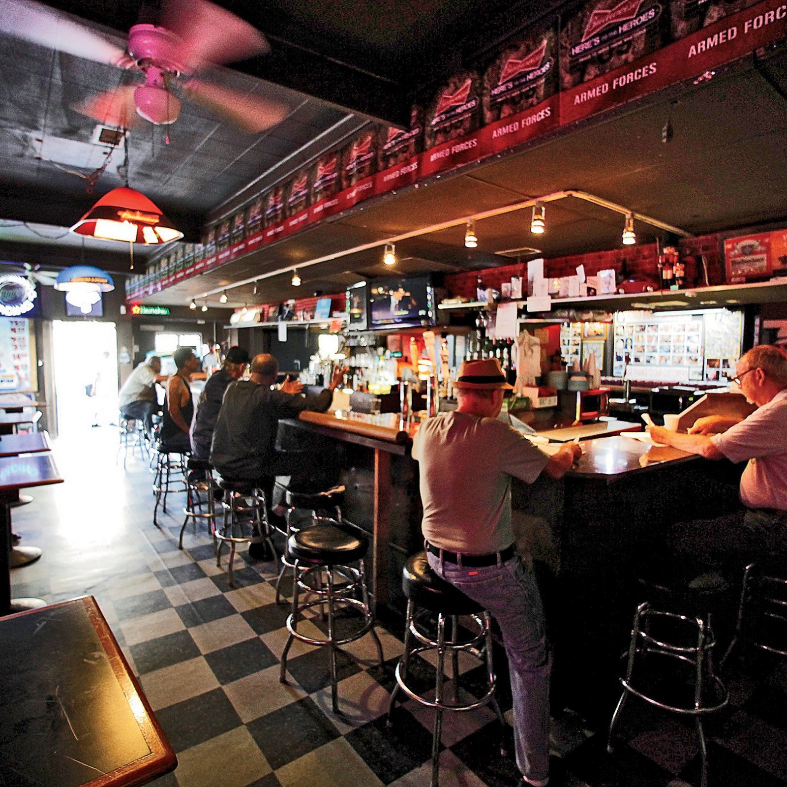 Dive Bar Wallpapers - Wallpaper Cave