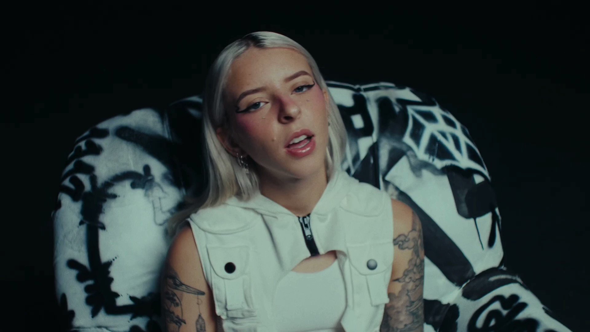 Young Miko Wallpapers - Wallpaper Cave