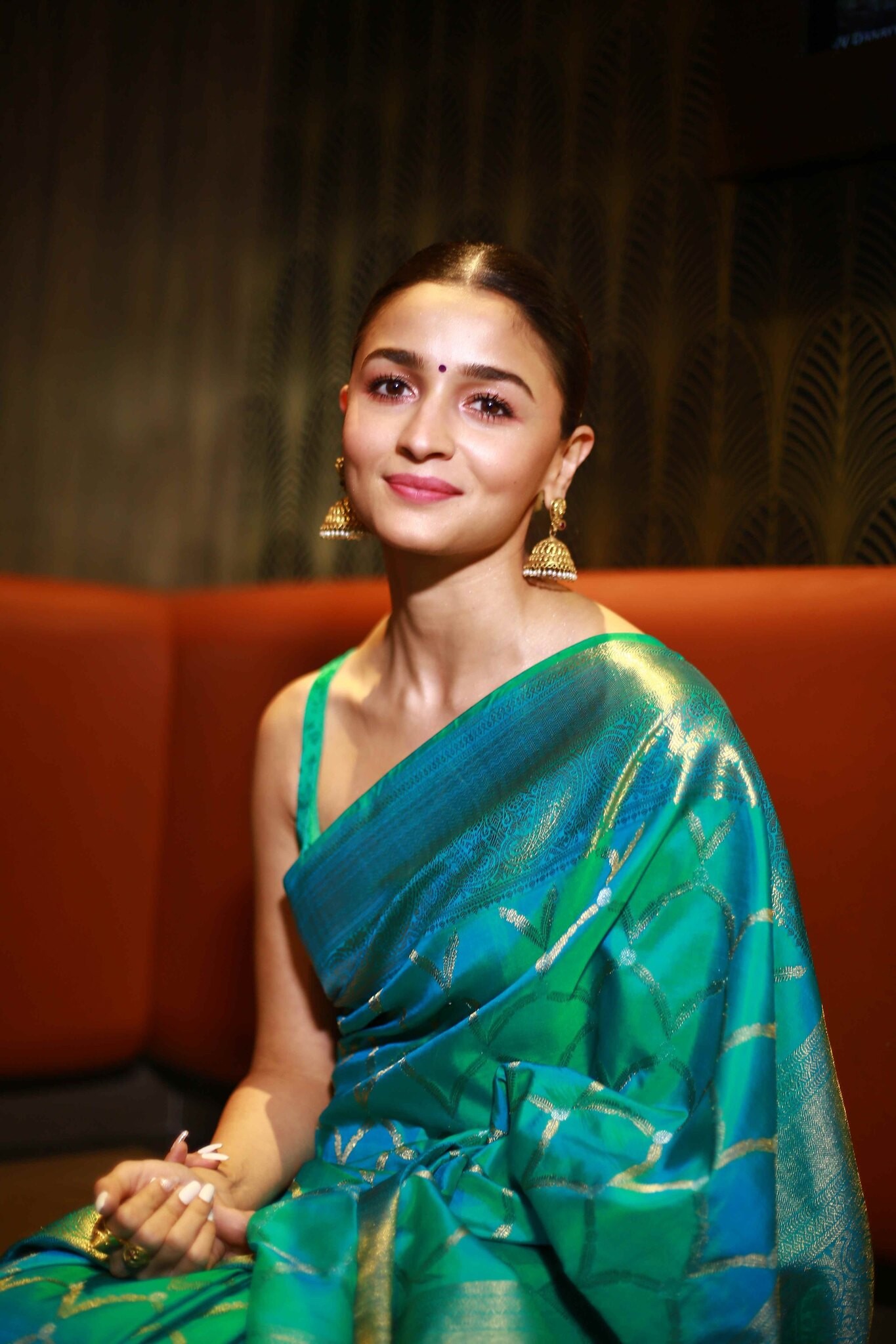Alia Bhatt Hd Wallpaper Saree Photoshoot - Infoupdate.org