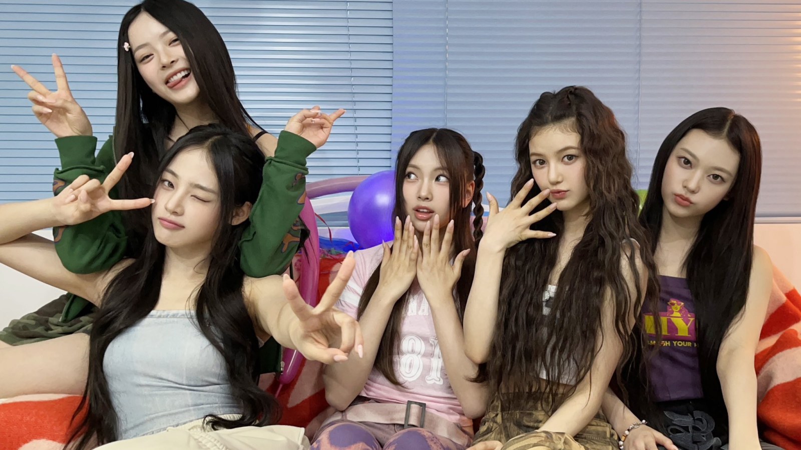 NewJeans Desktop Wallpapers - Wallpaper Cave