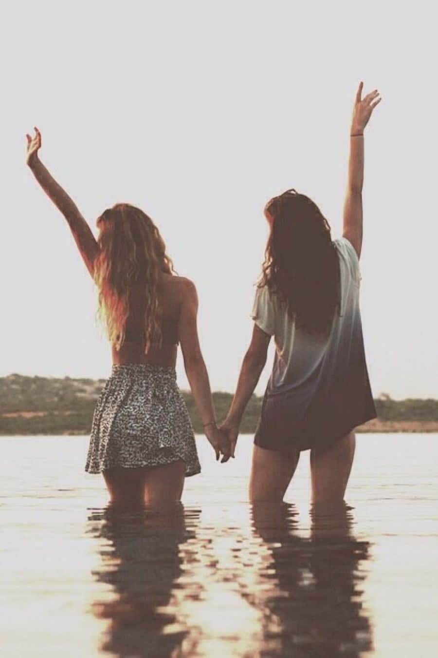 Best Friends Together On Beach Wallpapers - Wallpaper Cave