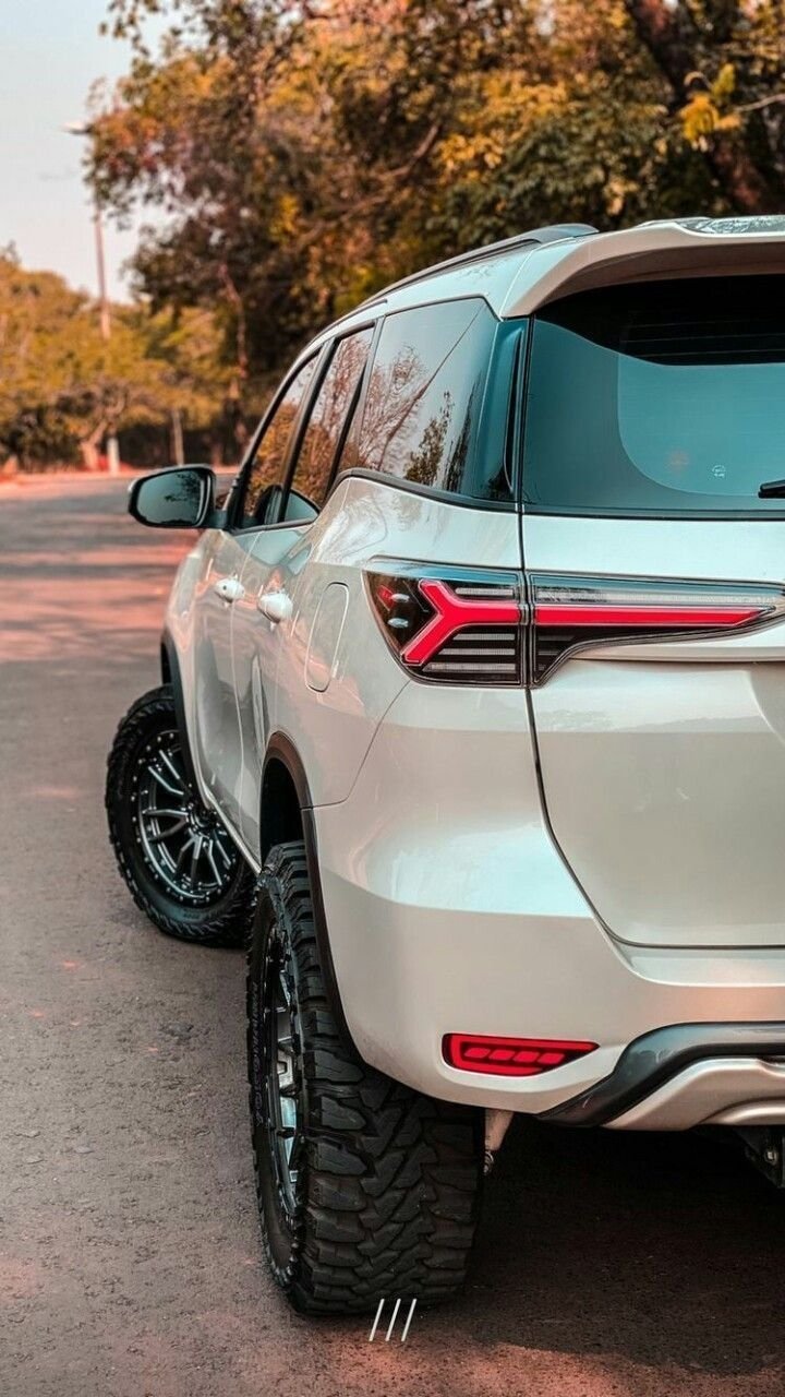 Fortuner Cars Wallpapers - Wallpaper Cave