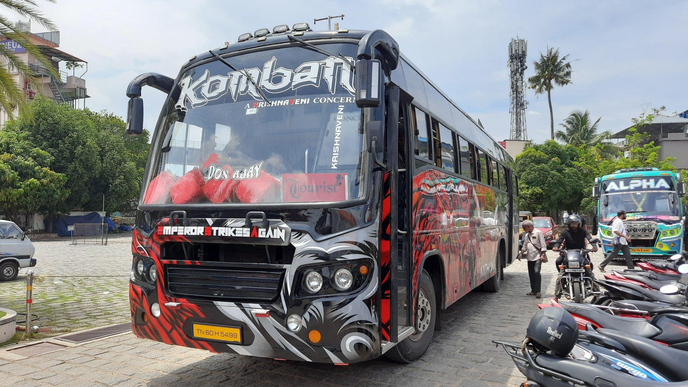 Private Bus Wallpapers - Wallpaper Cave