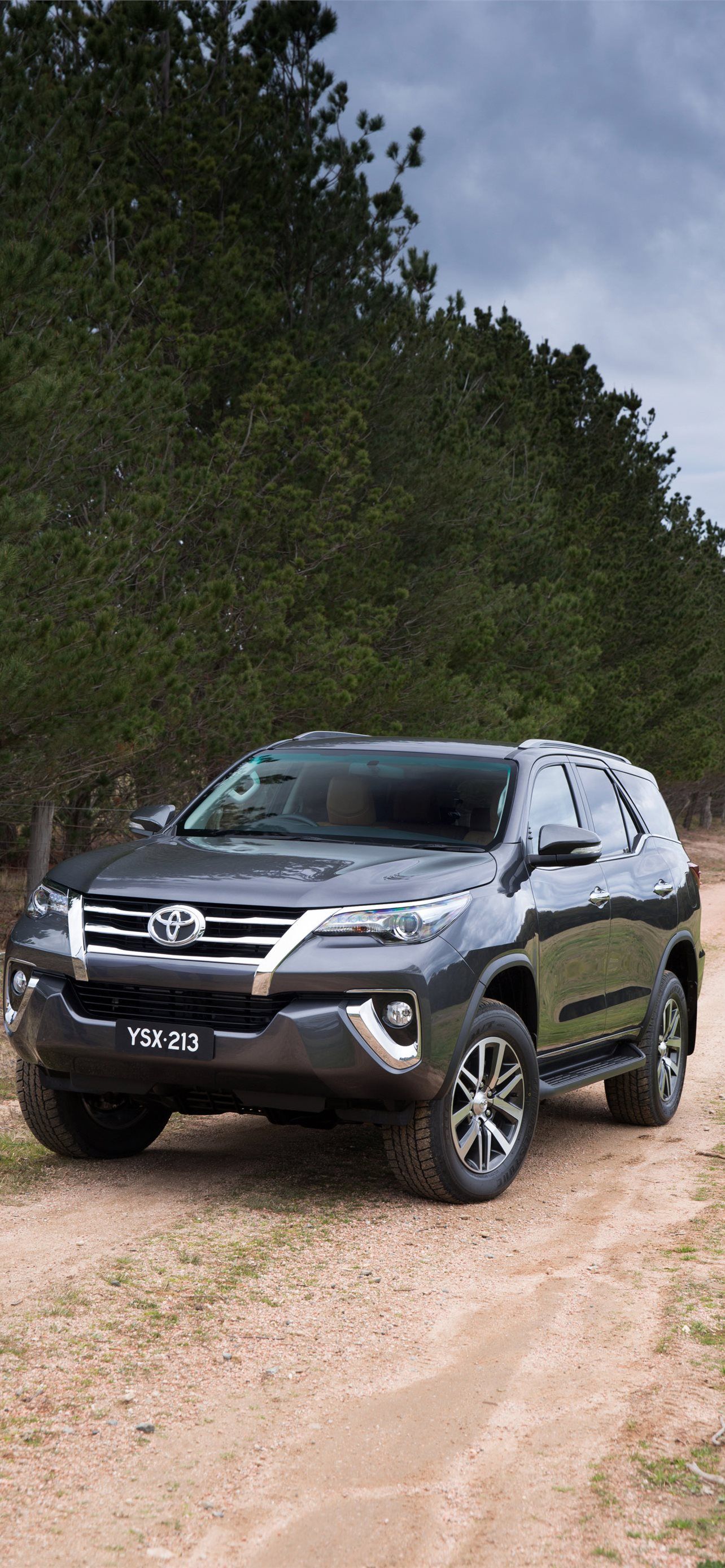 Fortuner Cars Wallpapers - Wallpaper Cave