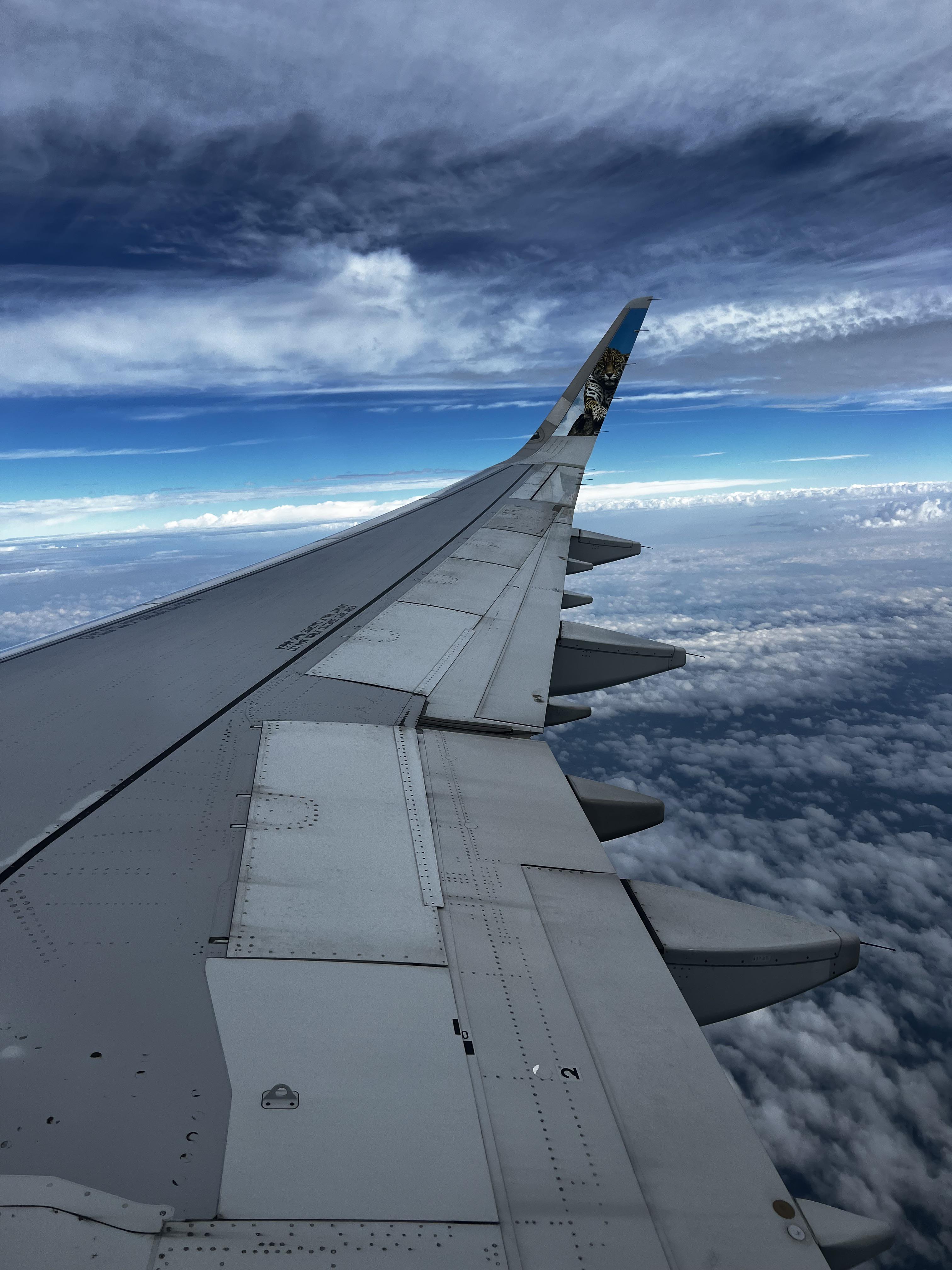 Frontier Airlines Wallpapers - Wallpaper Cave