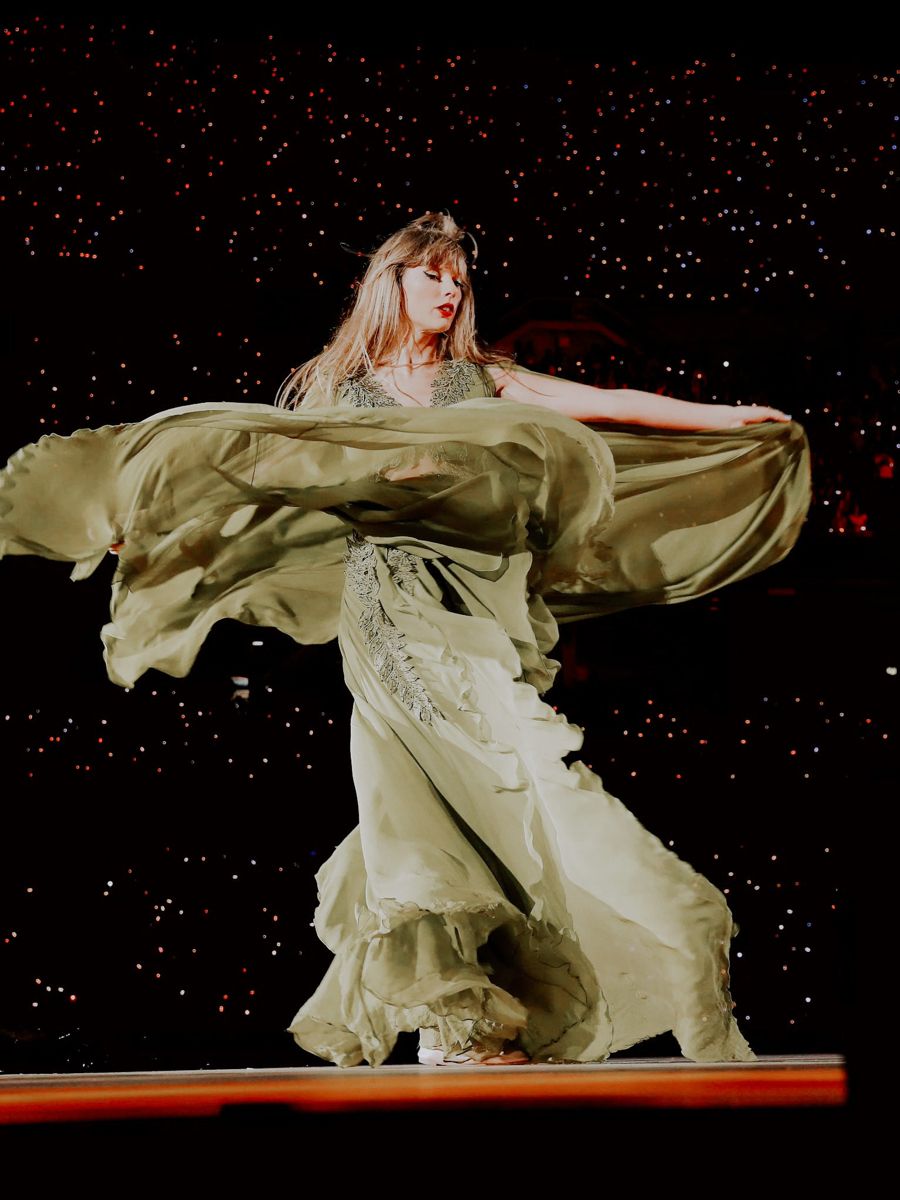 Taylor Swift Folklore Green Dress Wallpapers - Wallpaper Cave