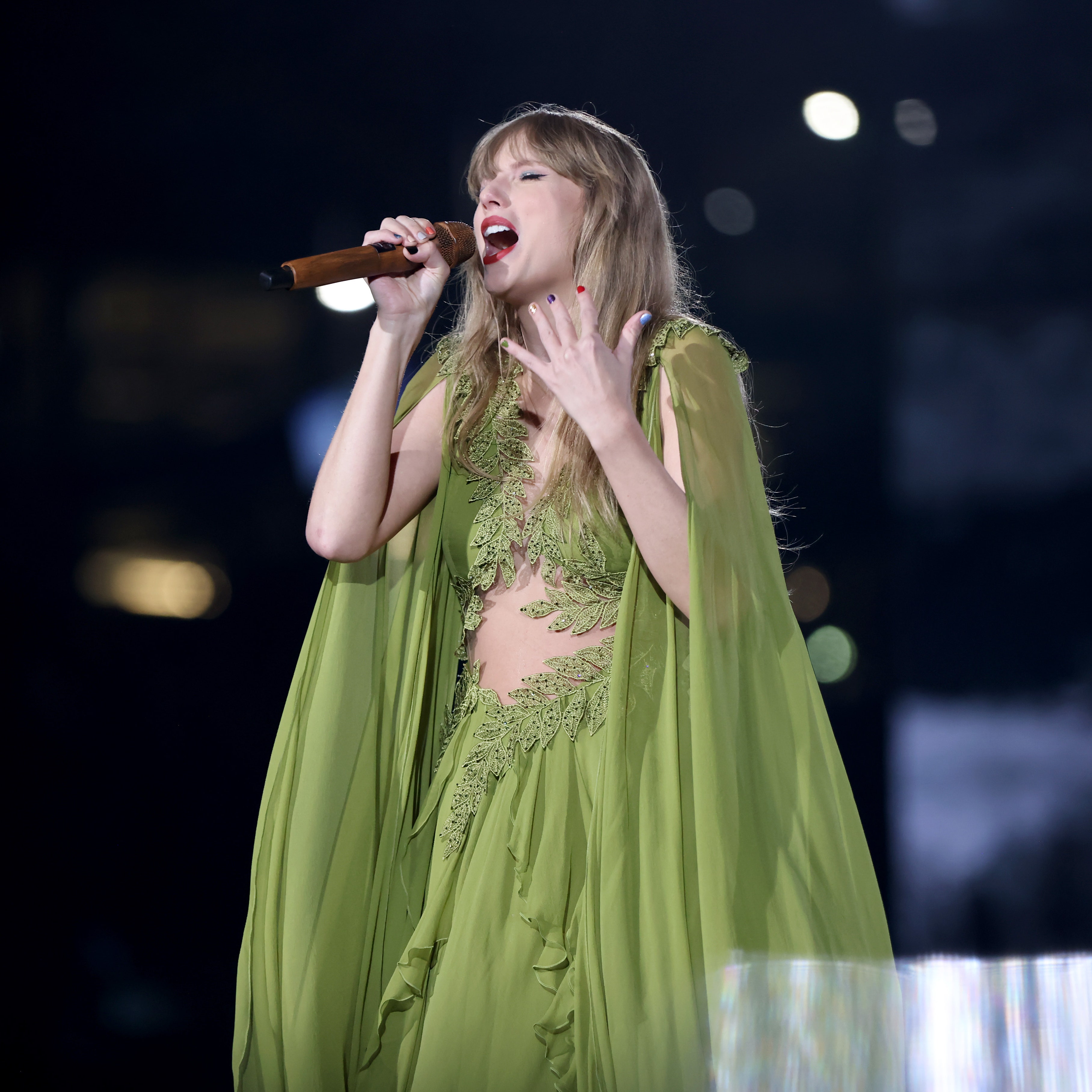 Taylor Swift Folklore Green Dress Wallpapers - Wallpaper Cave