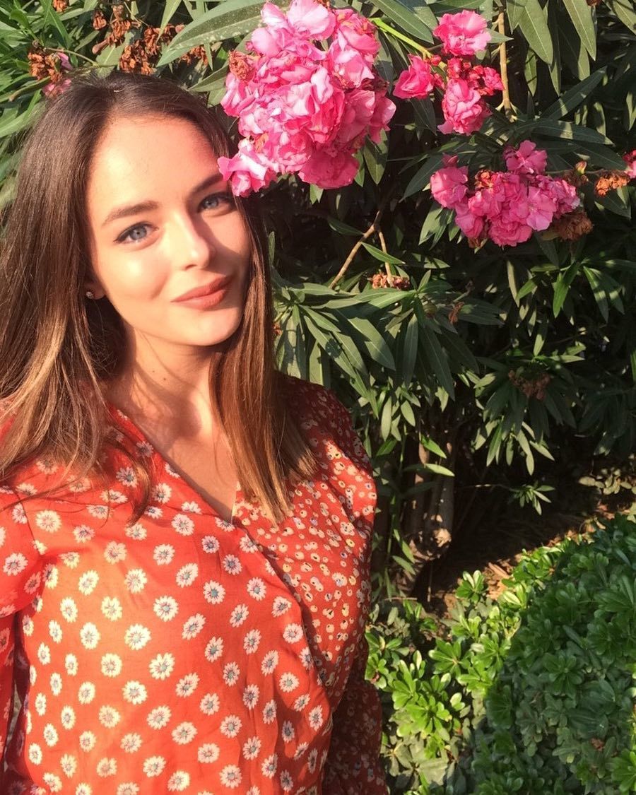 Buse Meral Wallpapers - Wallpaper Cave