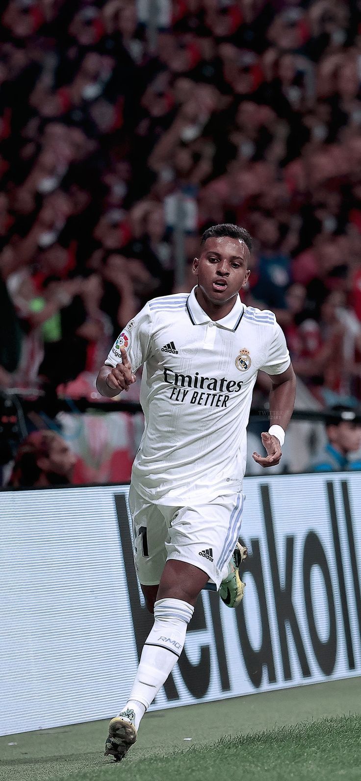 Rodrygo Real Madrid Wallpapers - Wallpaper Cave