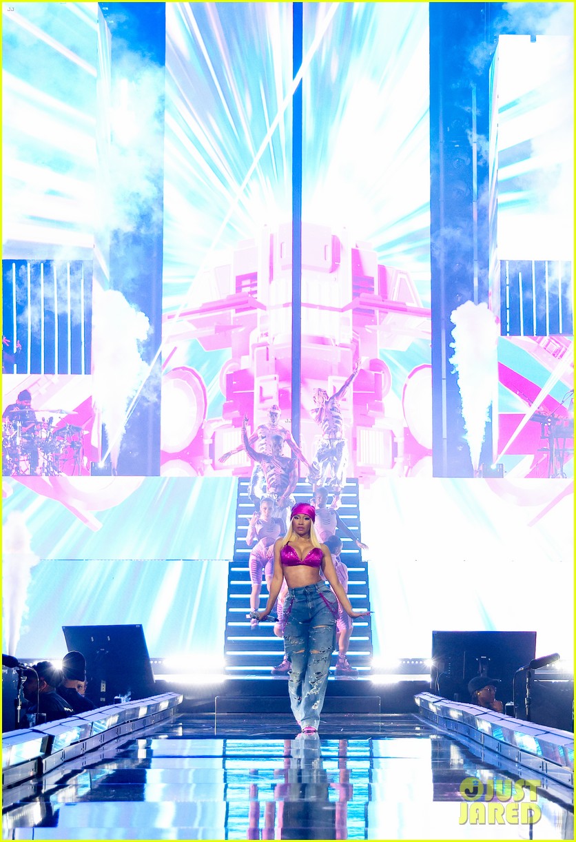 Nicki Minaj PF2 Tour Wallpapers - Wallpaper Cave
