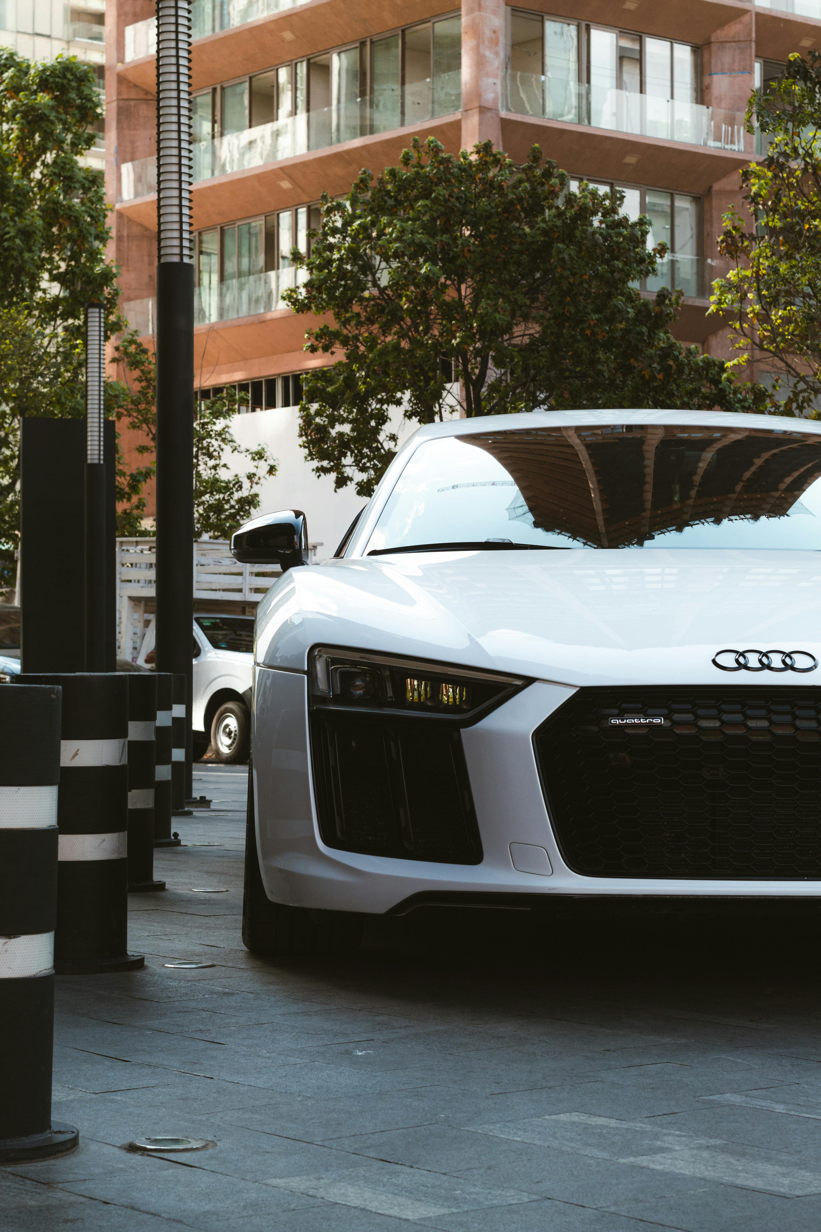 Audi R8 Spyder White Wallpaper