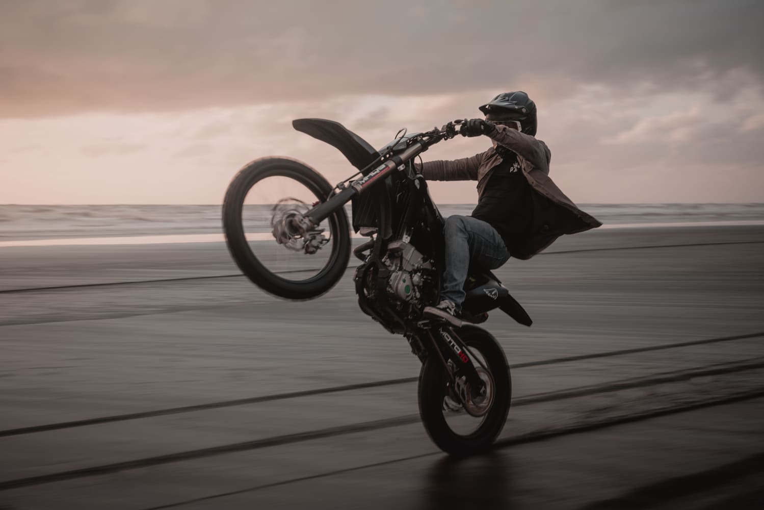 Motorcycle Wheelie Wallpapers - Wallpaper Cave