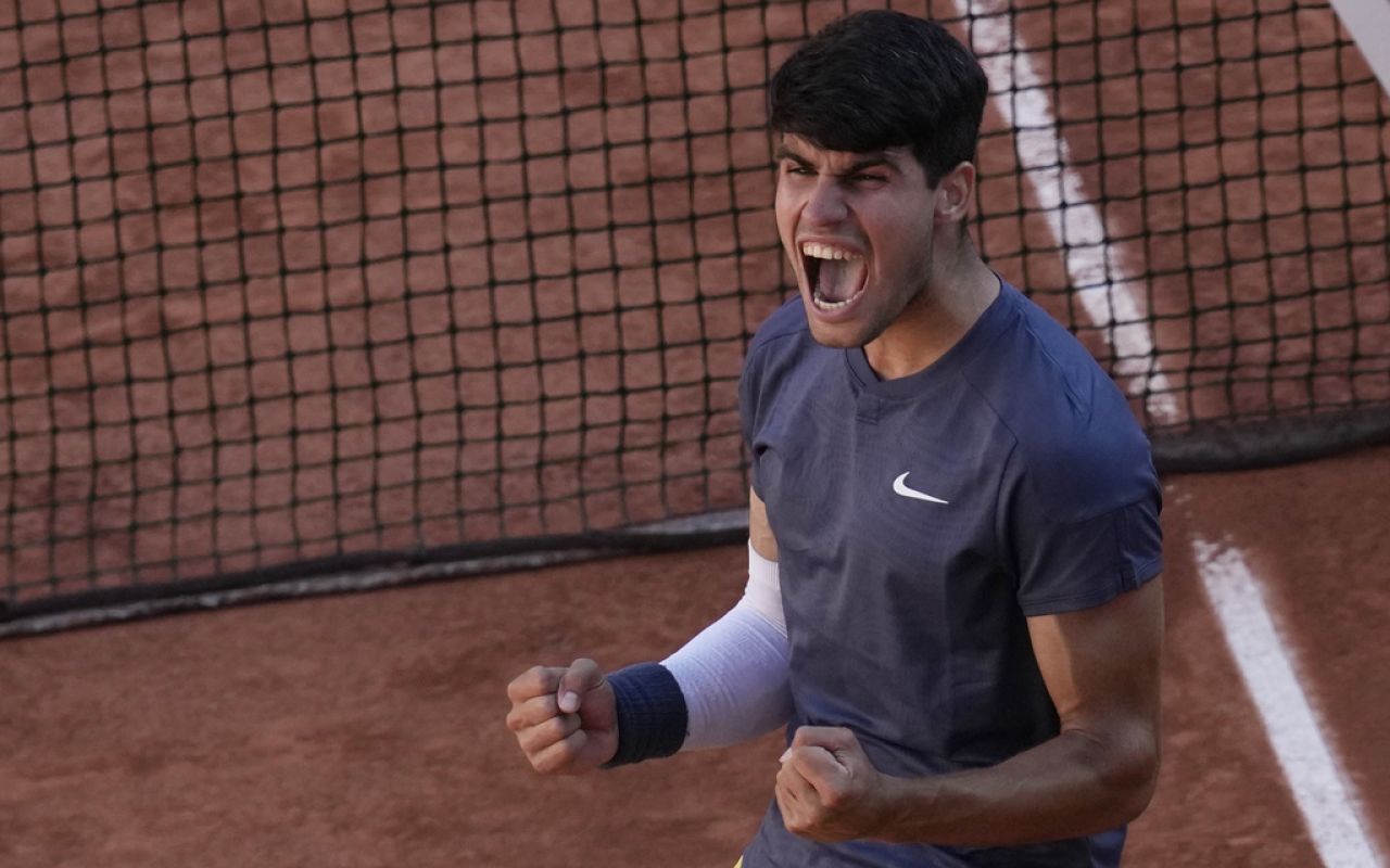 Carlos Alcaraz Roland Garros Champion 2024 Wallpapers - Wallpaper Cave