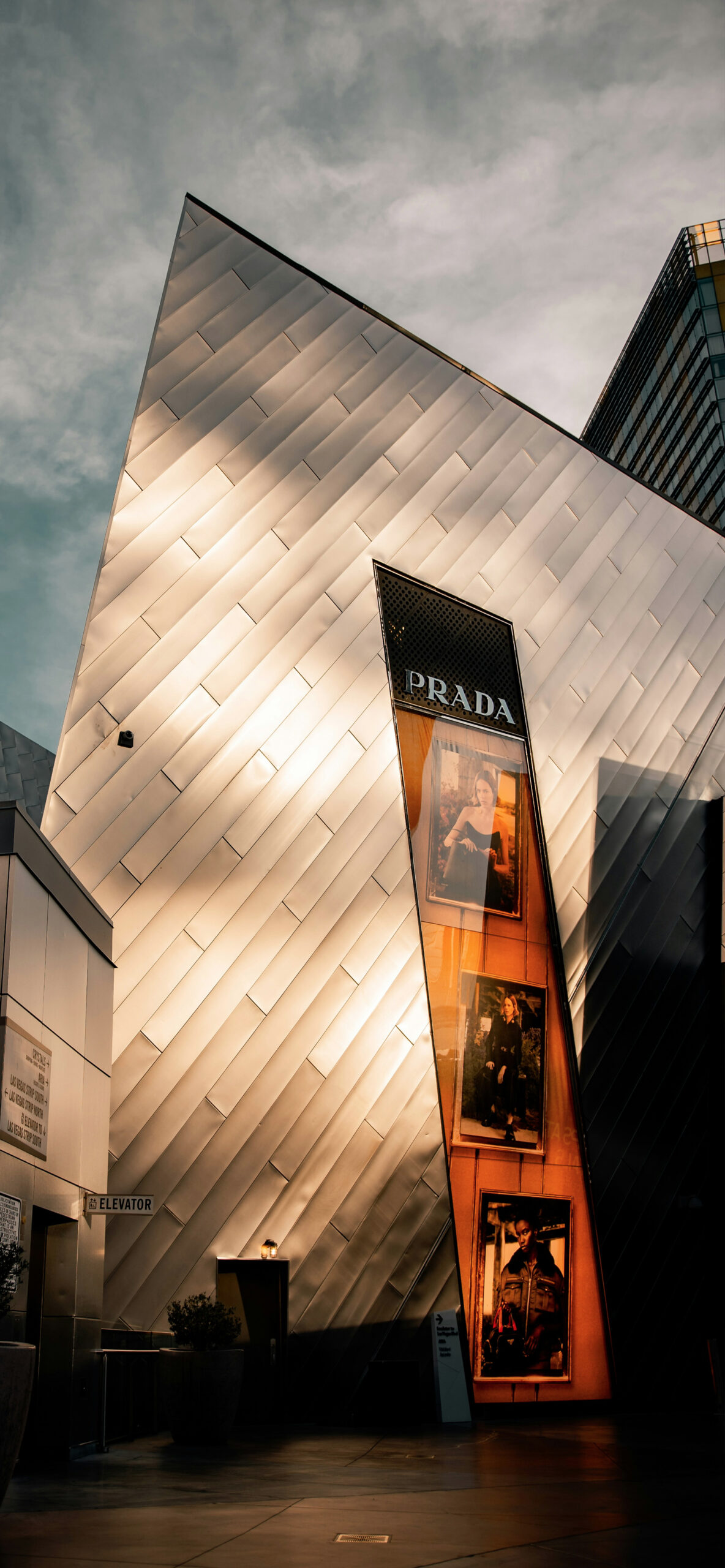 Prada iPhone Wallpapers - Wallpaper Cave